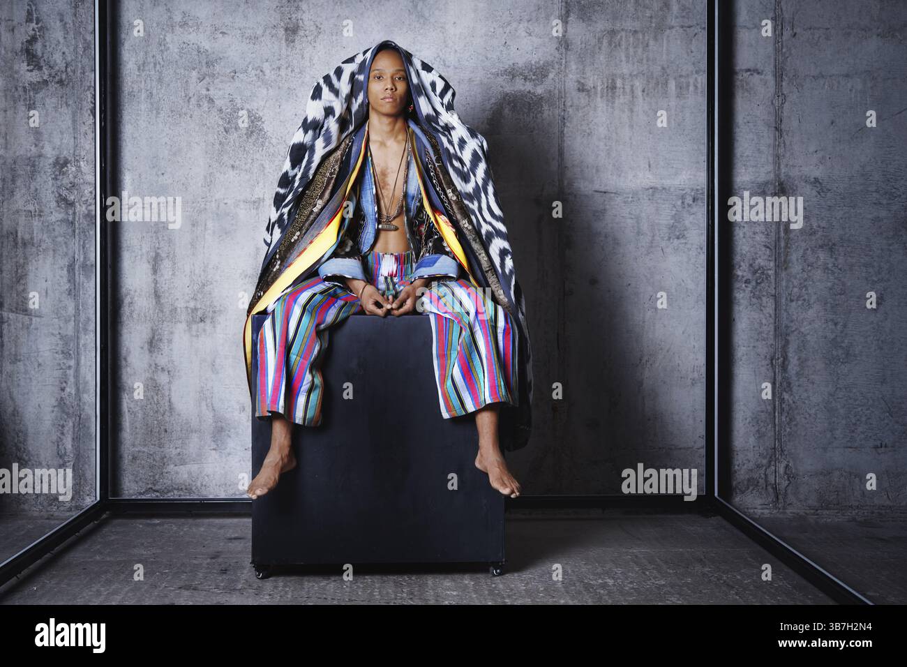 Kid cube costume hi-res stock photography and images - Alamy