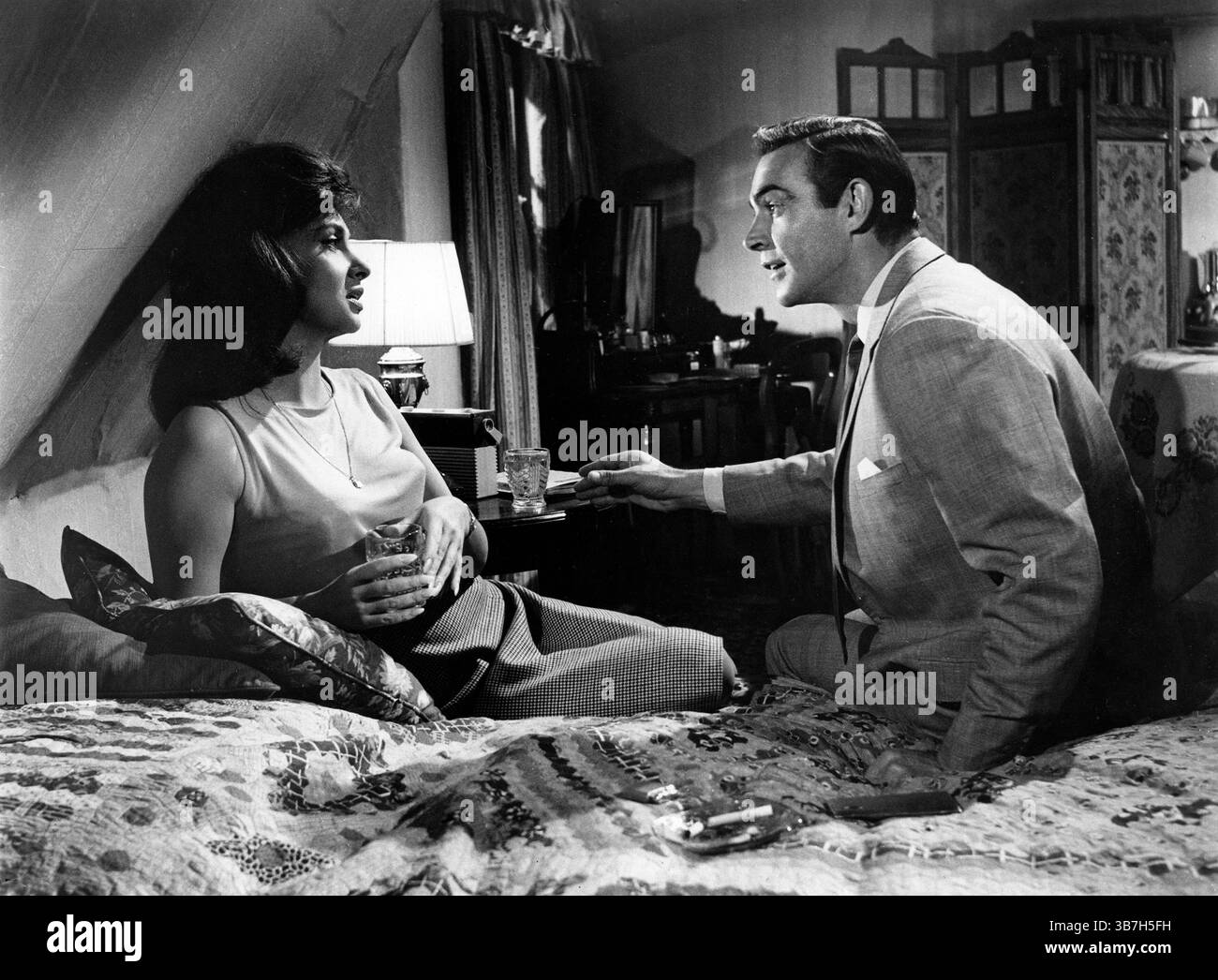 November 11, 2022, USA: Gina Lollobrigida, Sean Connery, on-set of the ...