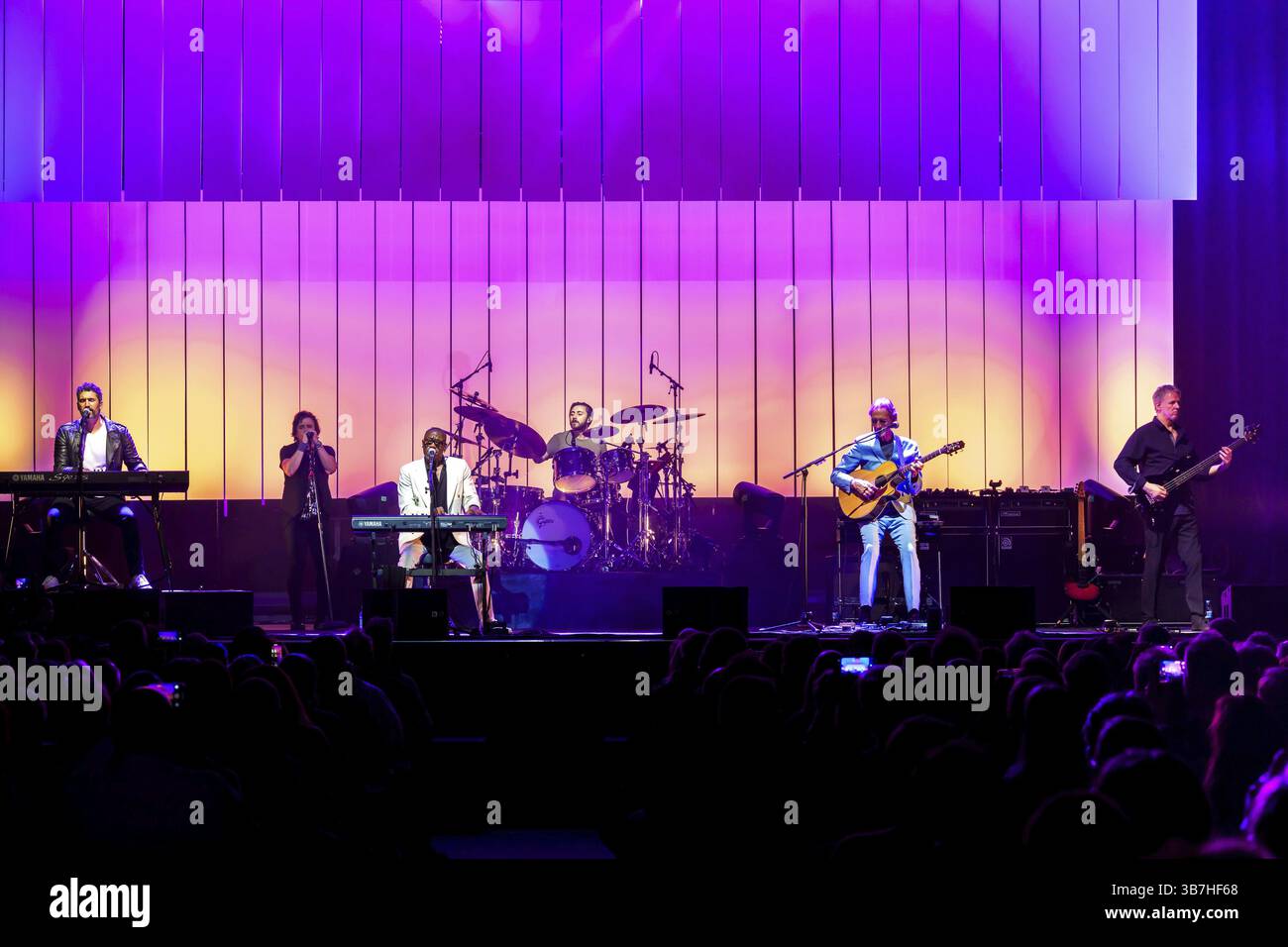 Andrew Roachford (keyboarder), Tim Howar (singer), Andrew Roachford ...