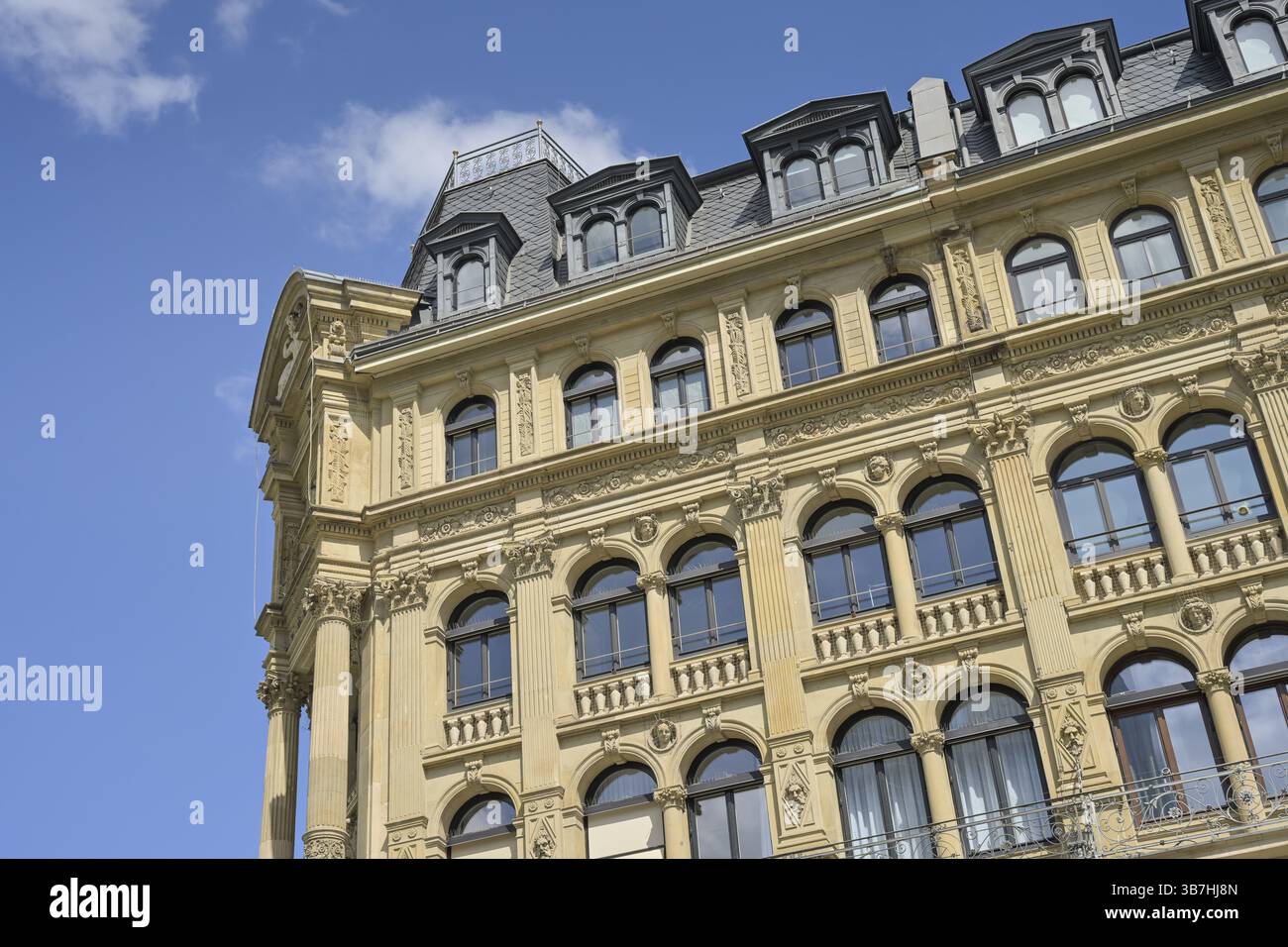 Old buildings, Opernplatz, Frankfurt am Main, Hesse, Germany, Europe ...