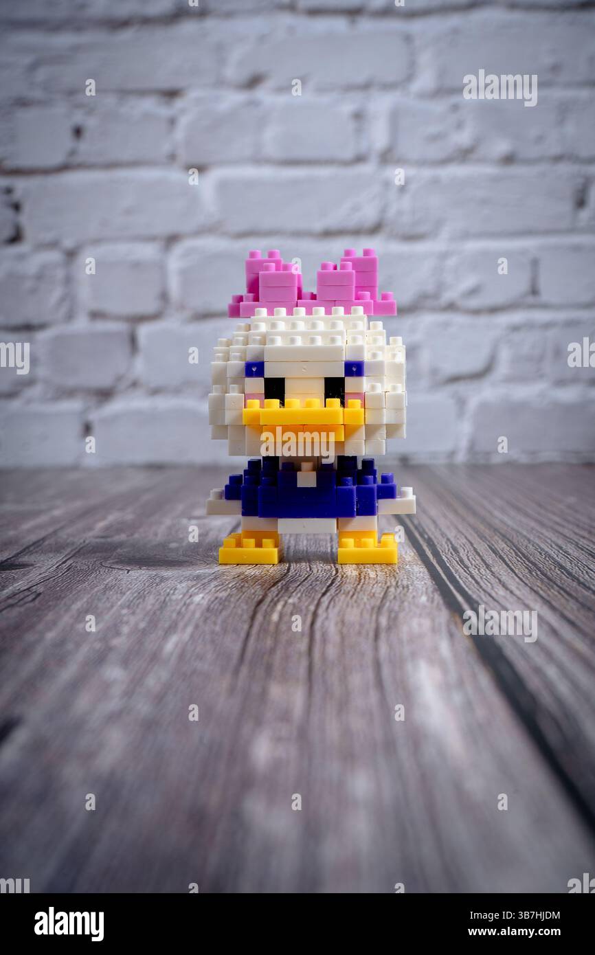 Daisy duck hi-res stock photography and images - Alamy