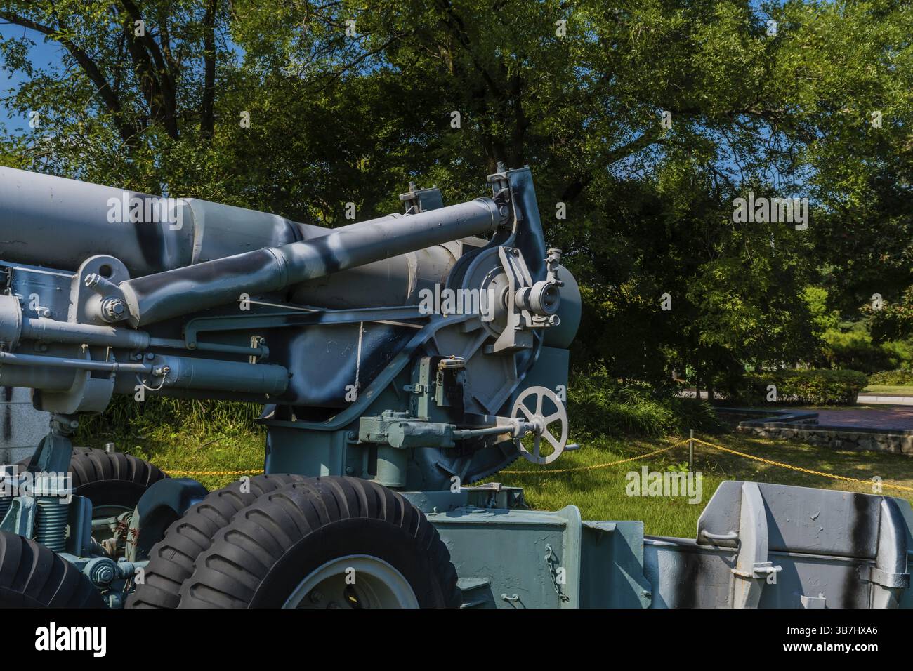 Side view of maneuvering mechanisms on eight inch antitank gun on ...