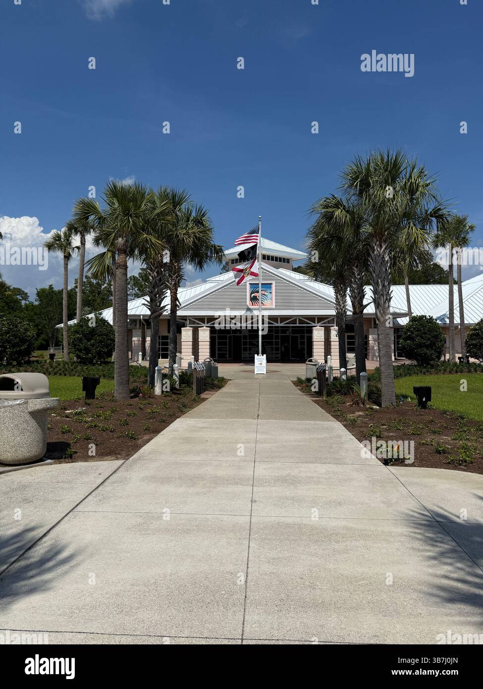 Florida welcome center at the Alabama Florida State line Stock Photo ...