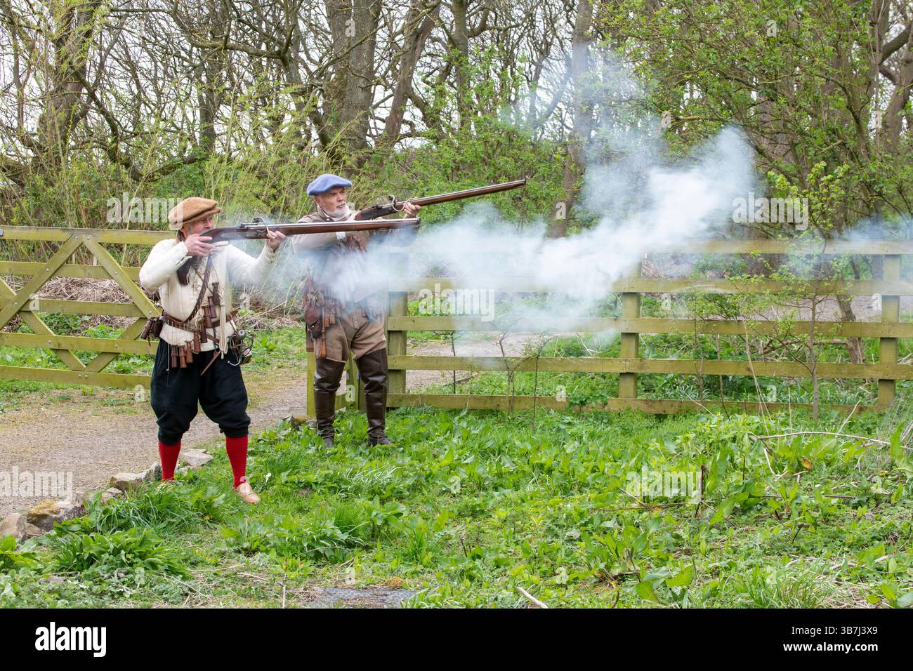 Matchlock guns hi-res stock photography and images - Alamy