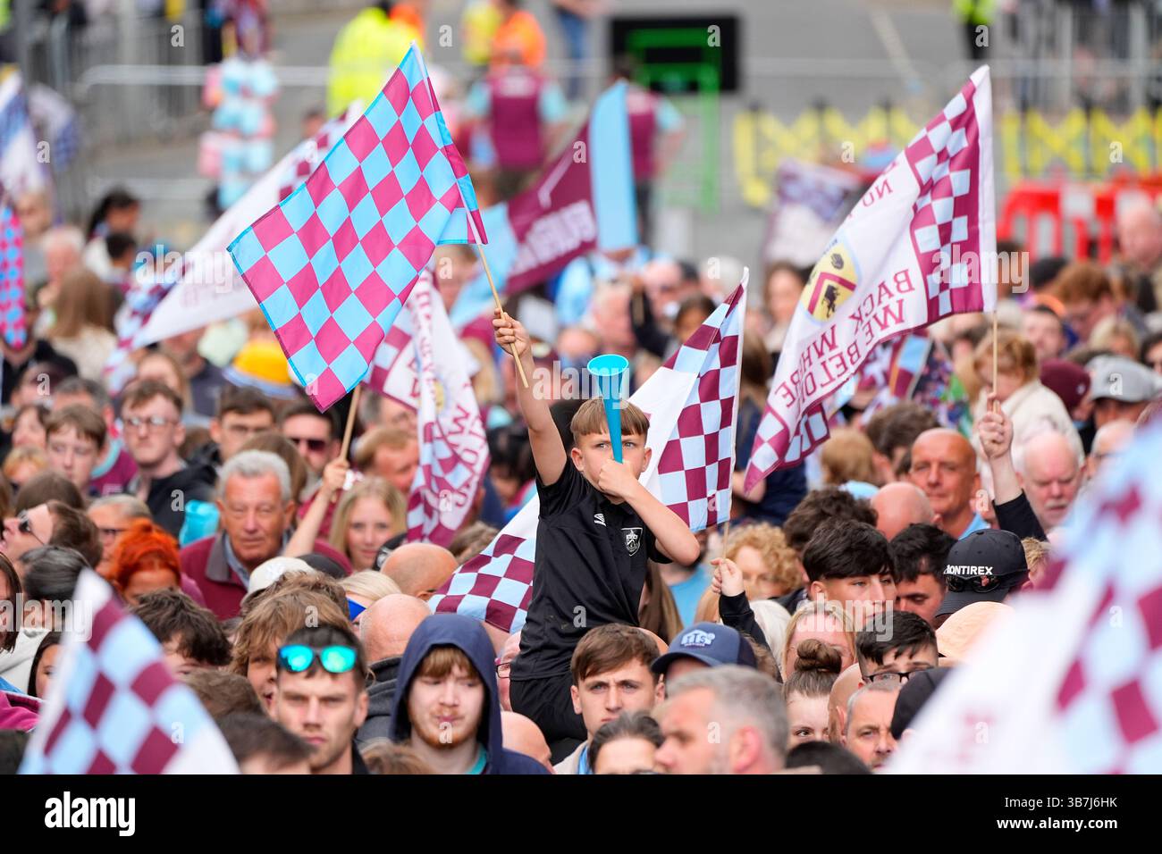 Burnley fans gather outside Burnley Town Hall during the Sky Bet ...