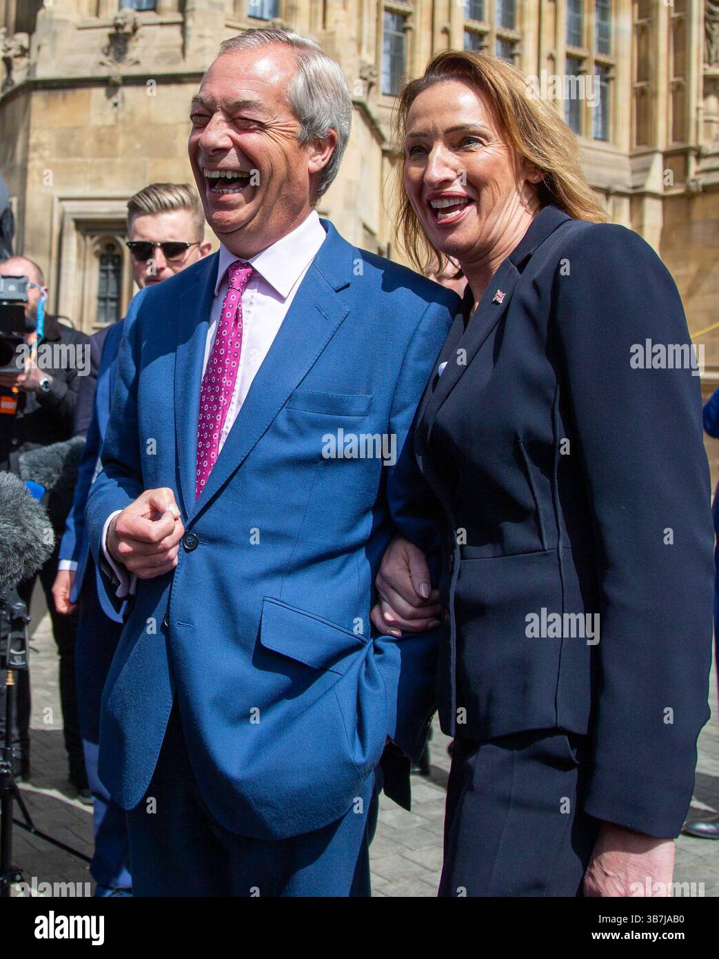 Sarah pochin nigel farage hi-res stock photography and images - Alamy