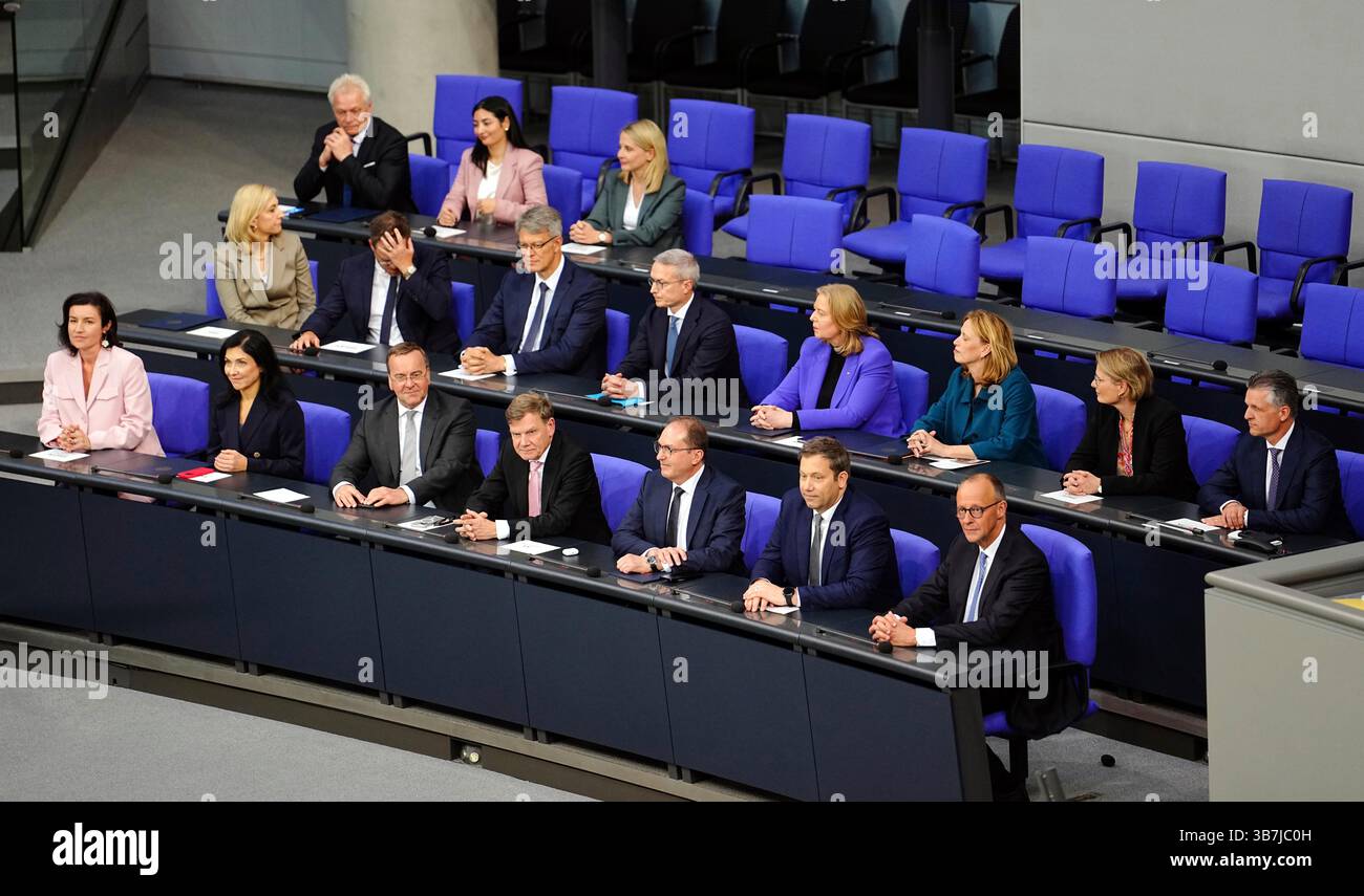 The newly appointed cabinet around Federal Chancellor Friedrich Merz ...