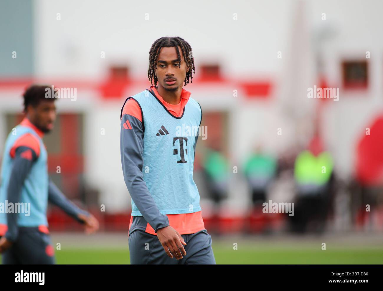 Fussball, Herren, Saison 2024/2025, FC Bayern München, Training Jonah Kusi-Asare (FC Bayern ...