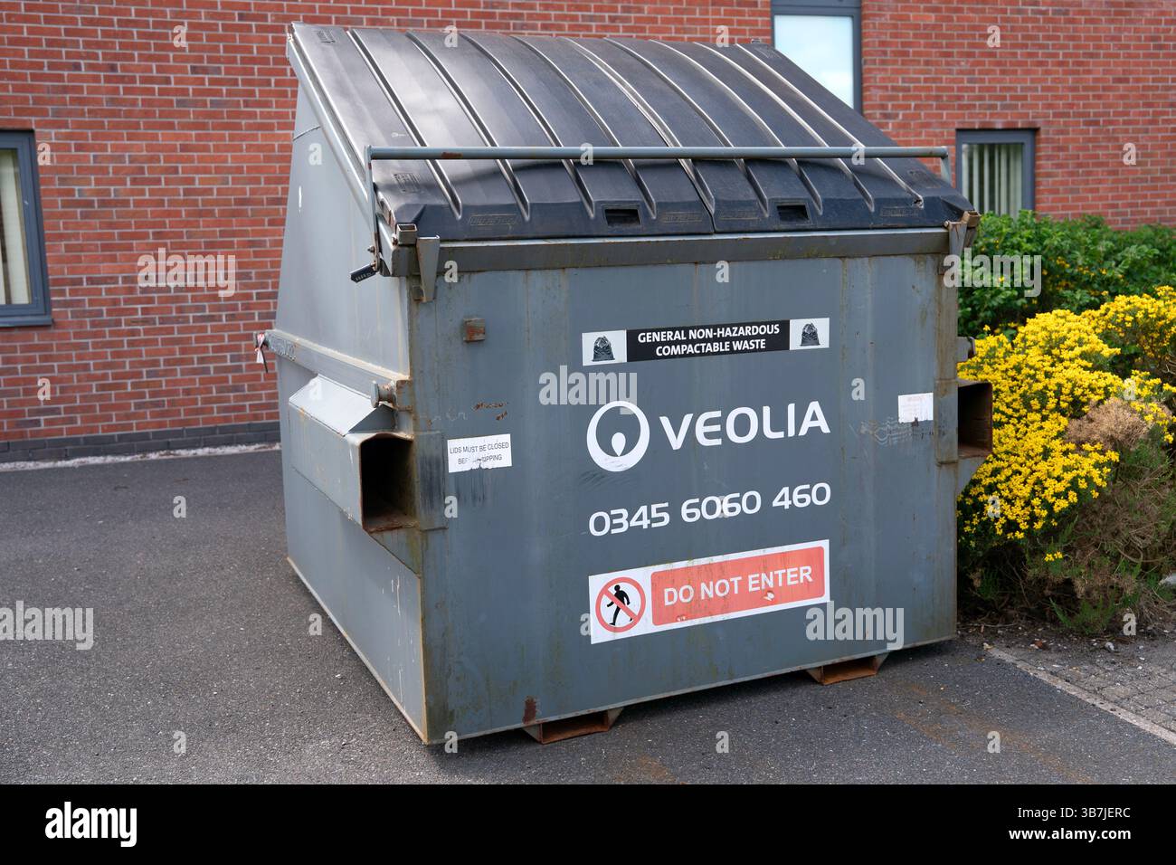 Non hazardous waste bin hi-res stock photography and images - Alamy