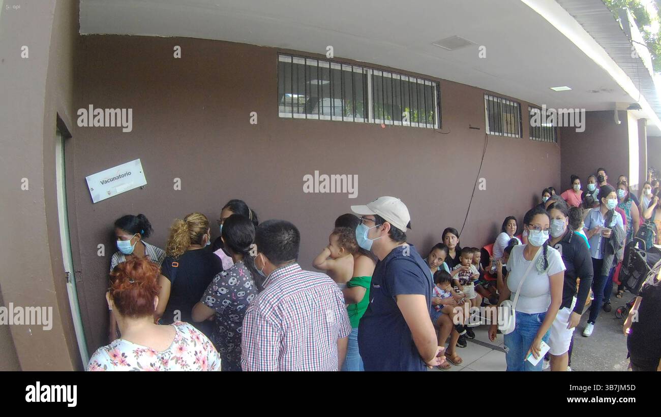 GYE VACCINATION AGLOMERATION Guayaquil, Tuesday, May 06, 2025 At the ...