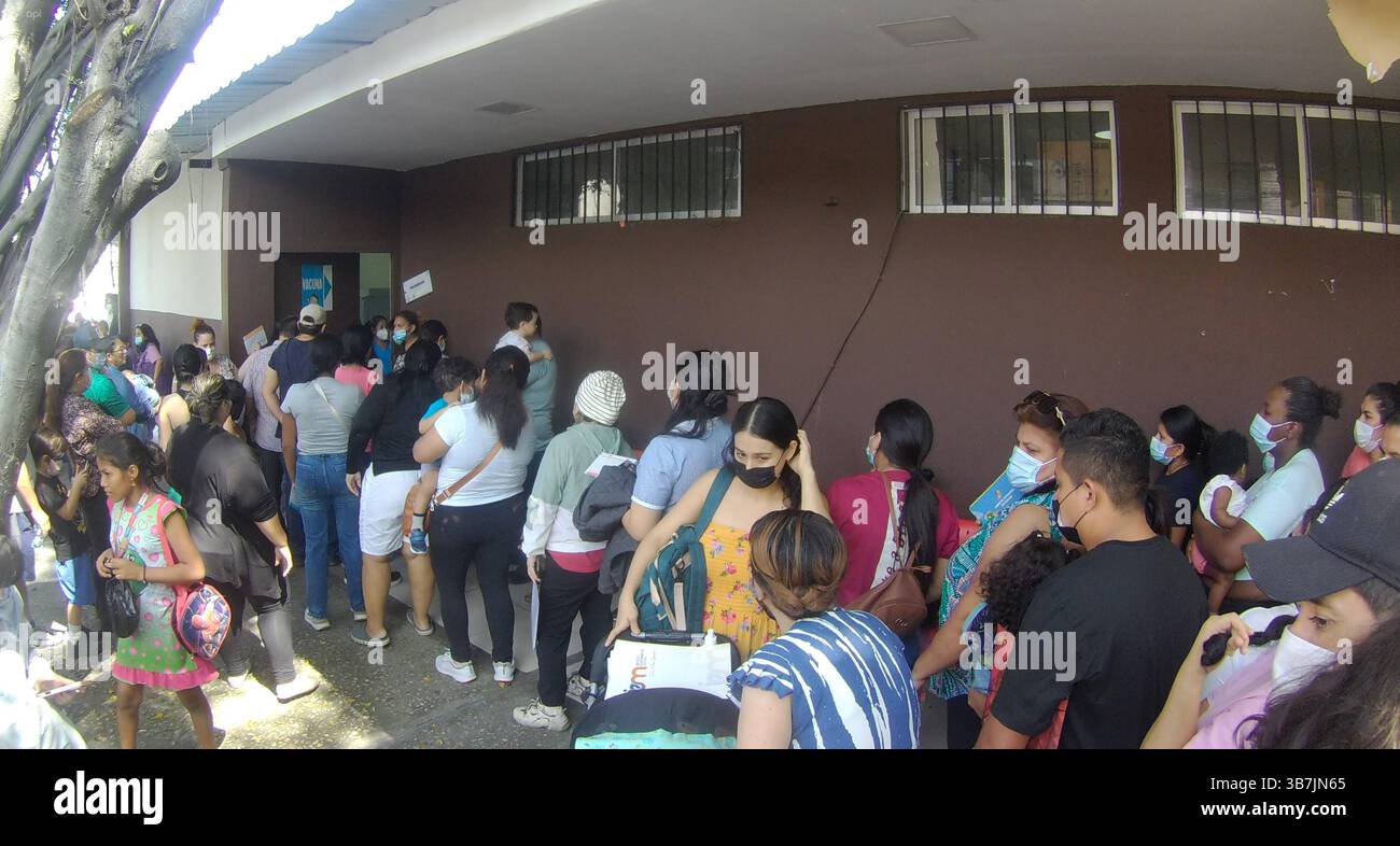 GYE VACCINATION AGLOMERATION Guayaquil, Tuesday, May 06, 2025 At the ...