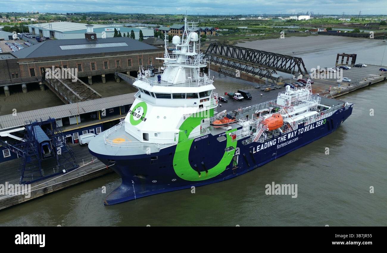 Green Pioneer the world’s first duel fuelled ammonia and diesel powered ...