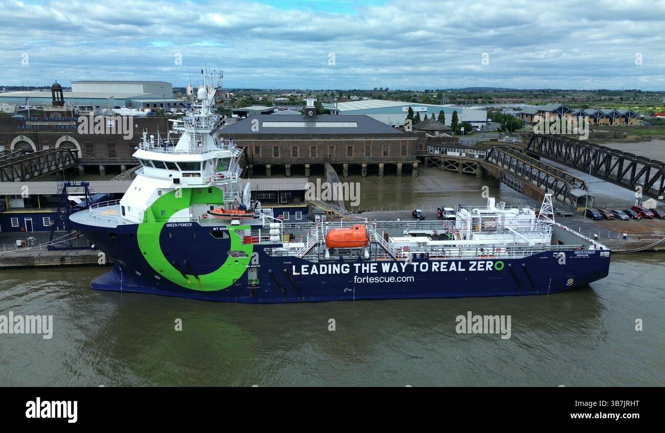 Green Pioneer the world’s first duel fuelled ammonia and diesel powered ...