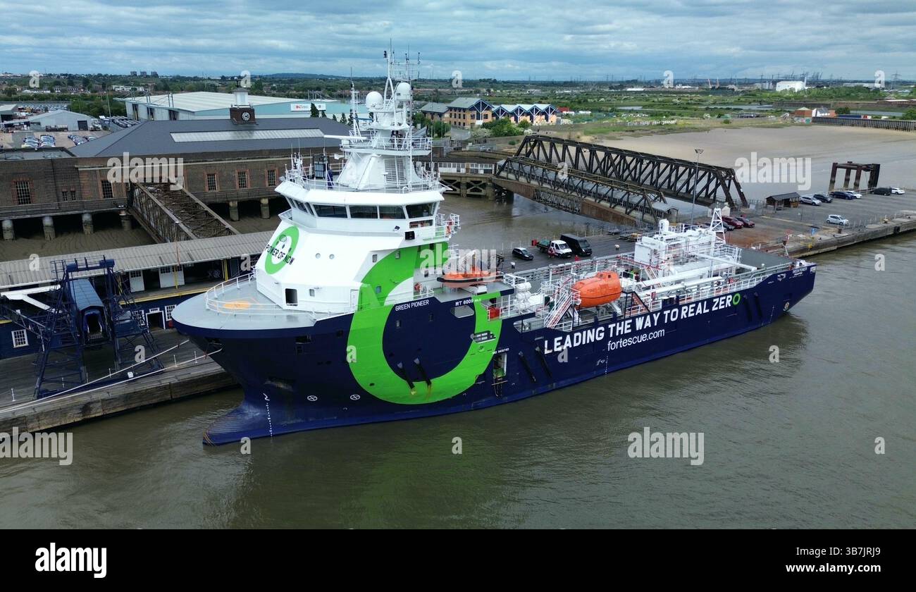 Green Pioneer the world’s first duel fuelled ammonia and diesel powered ...