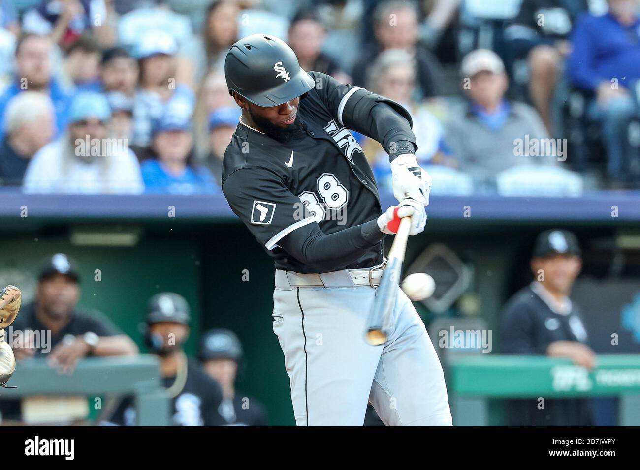 May 5, 2025: Chicago White Sox center fielder Luis Robert Jr. (88) bats ...