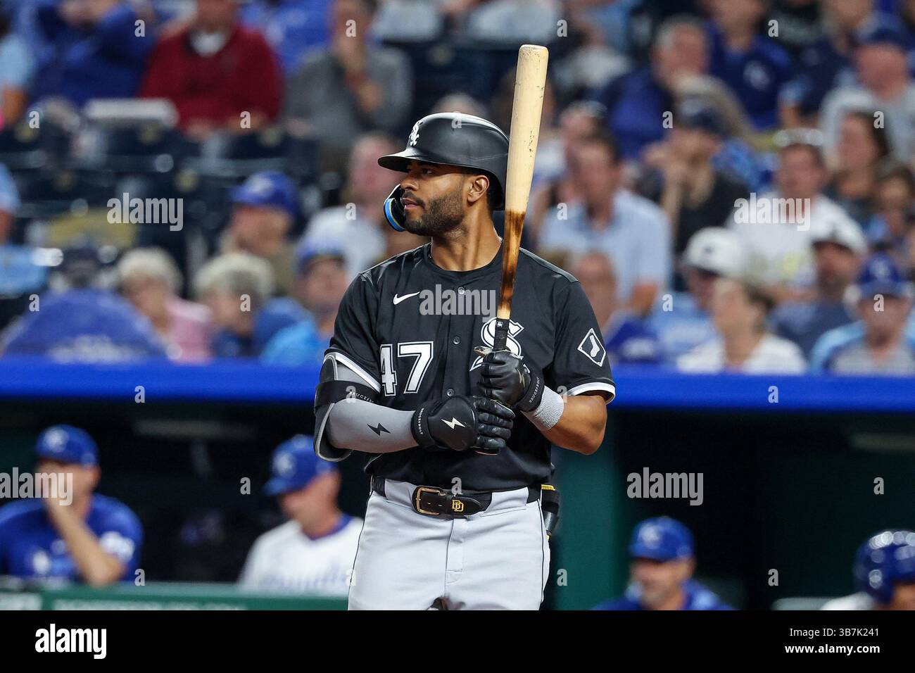 Kansas City, MO, USA. 5th May, 2025. Chicago White Sox right fielder ...