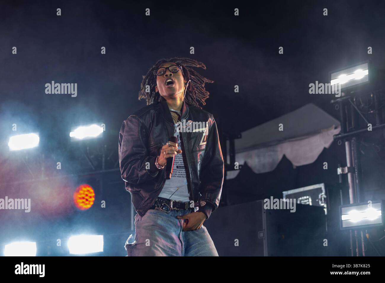 Anthony sharpe hi-res stock photography and images - Alamy