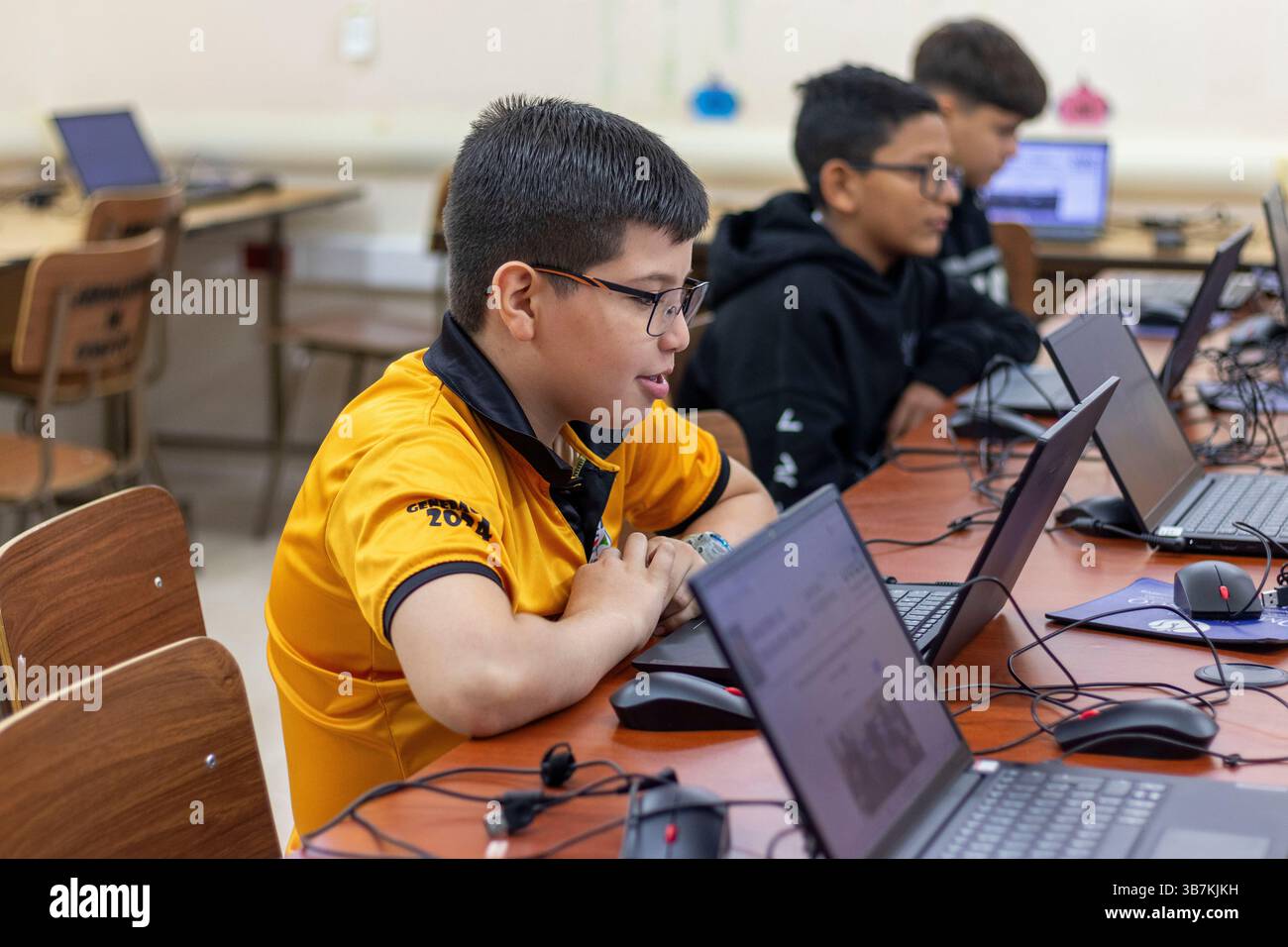 Sexto sexto grado hi-res stock photography and images - Alamy