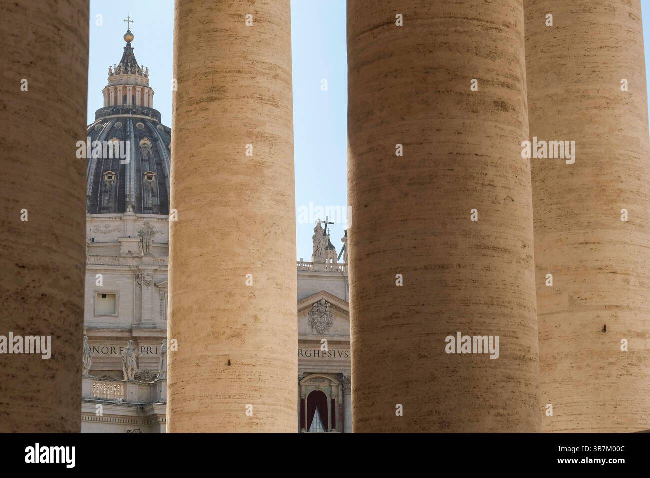 One day before the opening of the conclave The Benediction loggia of St ...