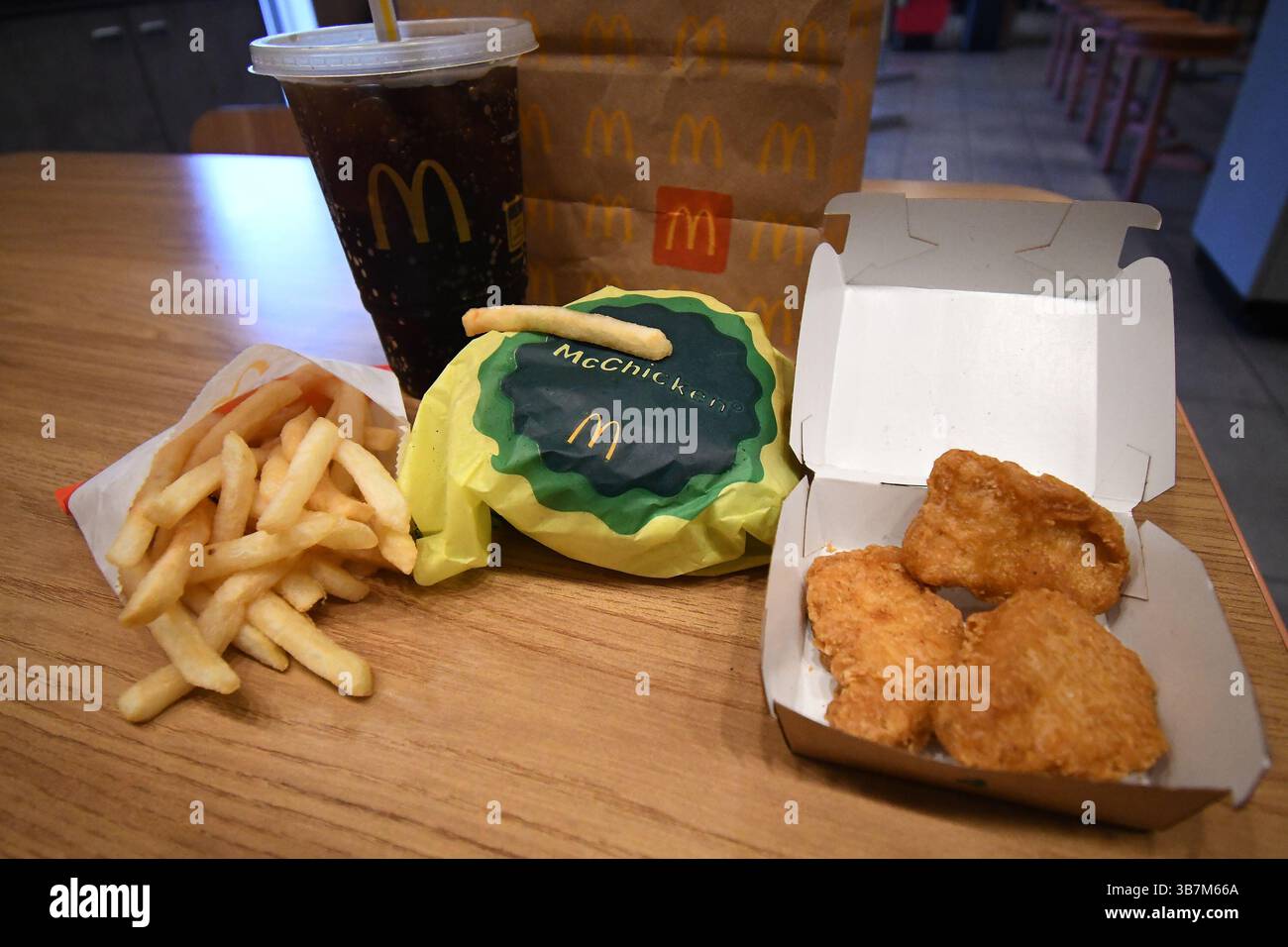 Sandwich meal deal image hi-res stock photography and images - Alamy