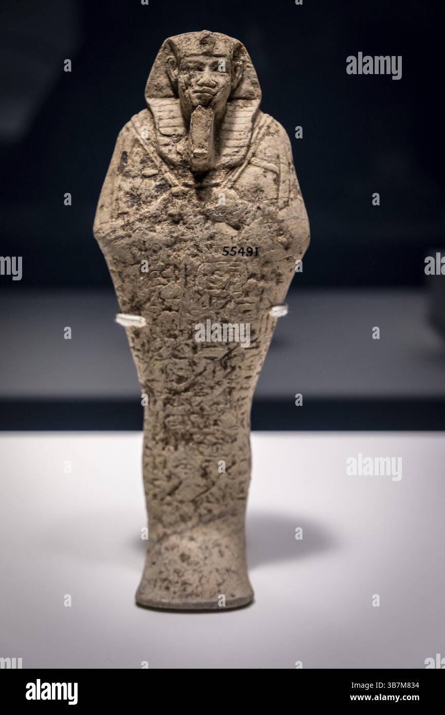 Ushebti of pharaoh Taharqa, serpentine, 25th dynasty, 690-664 BC, tomb ...