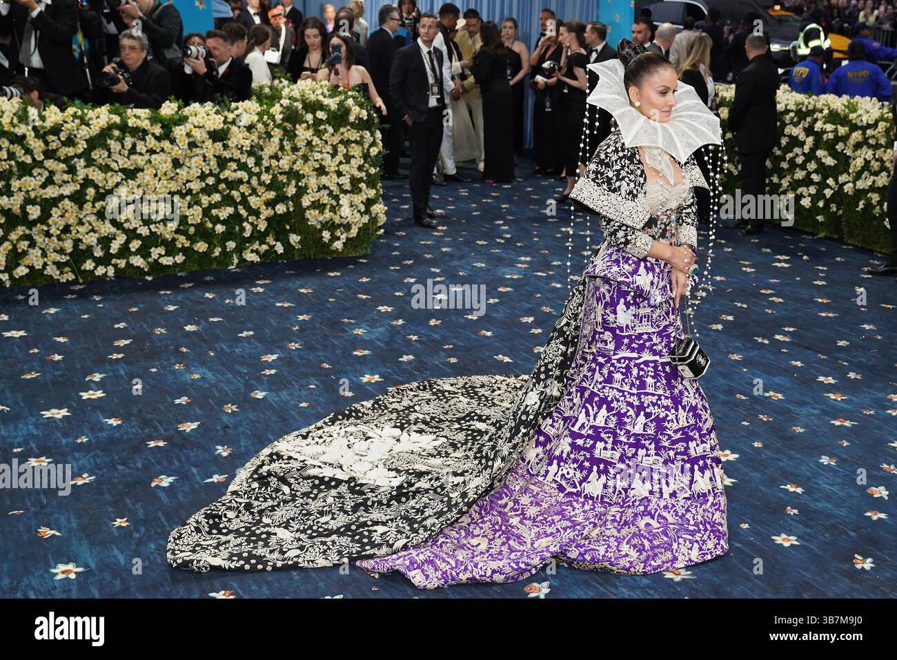 Natasha poonawalla met gala hi-res stock photography and images - Alamy