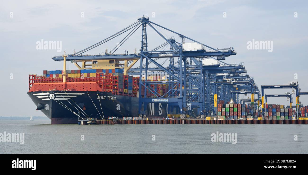 Msc container ship unloading hi-res stock photography and images - Alamy