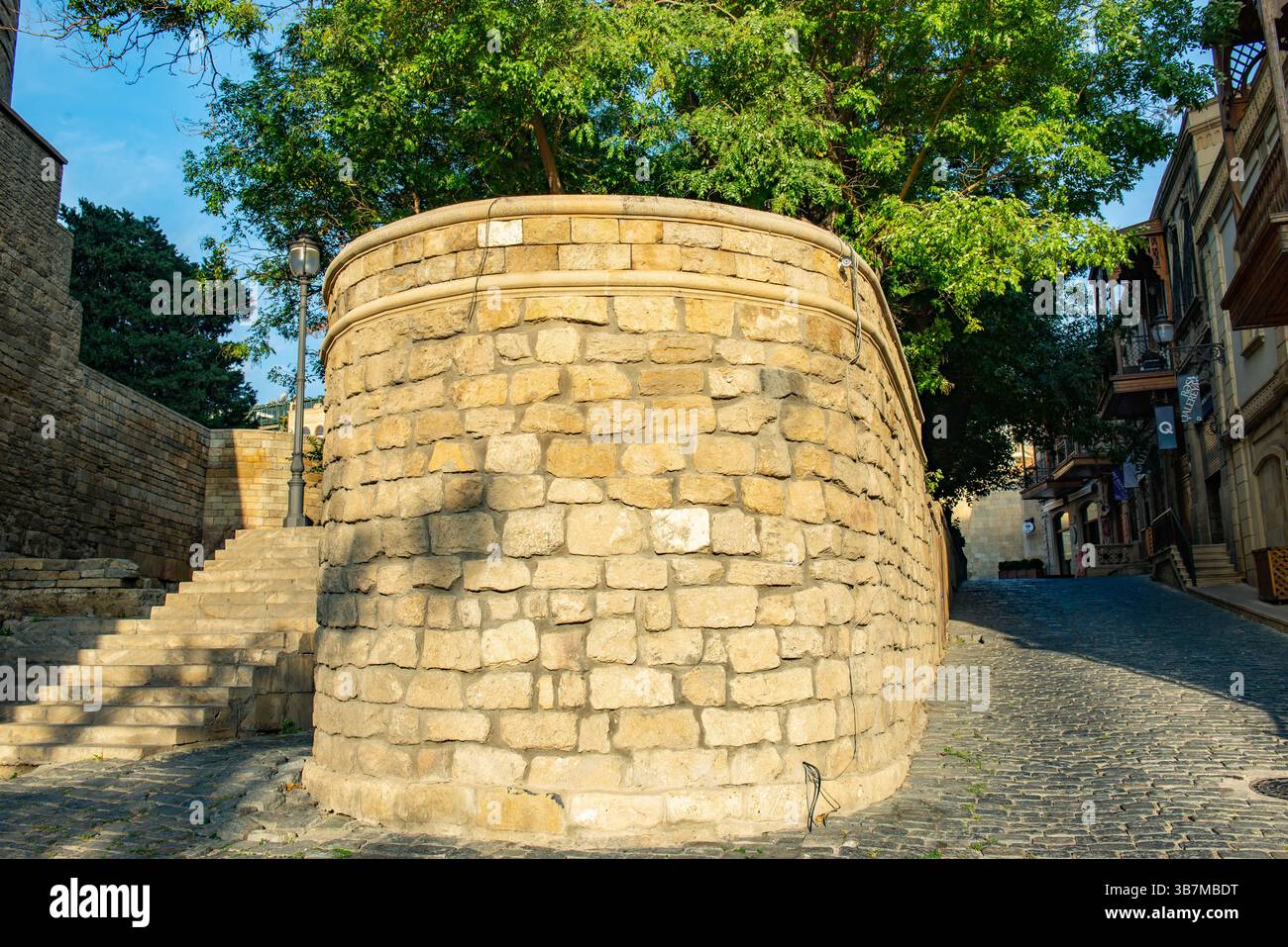 Old streets of baku hi-res stock photography and images - Alamy