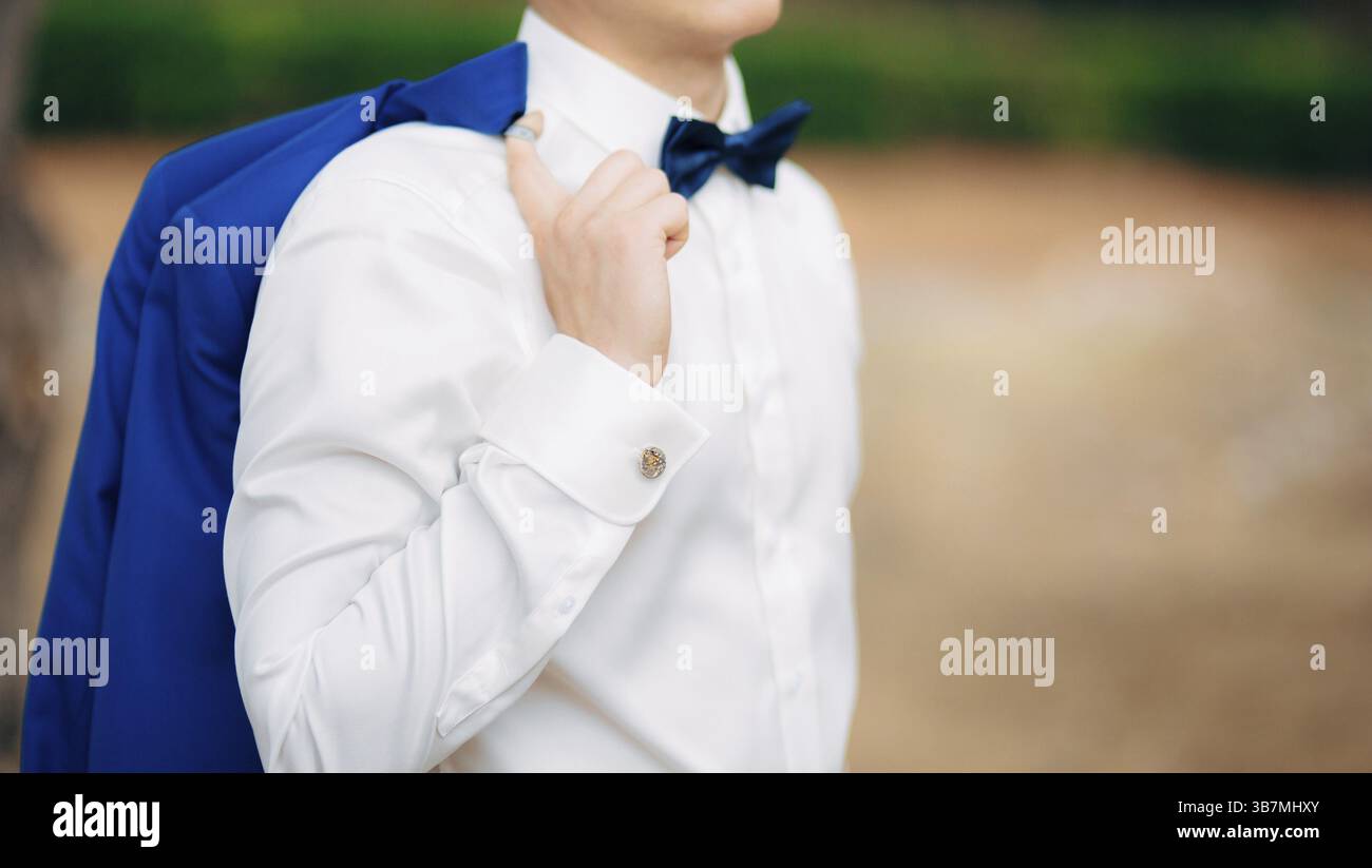 Chin tie hi-res stock photography and images - Alamy