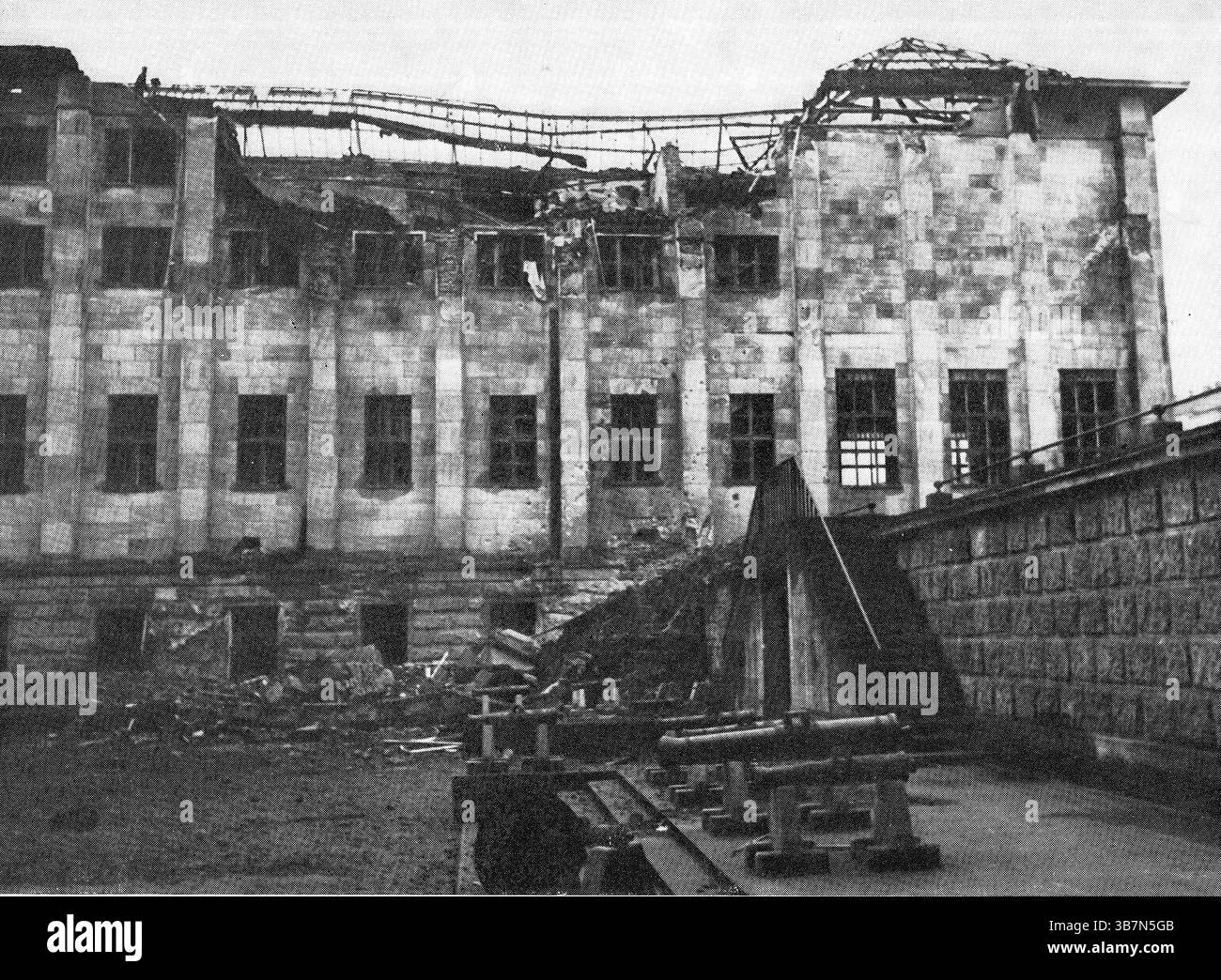 Damaged building of the National Museum in Warsaw after bombing during ...
