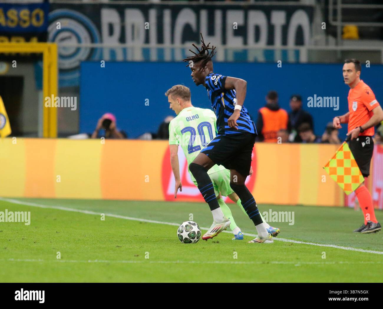 Milan, Italy. 06th May, 2025. Yann Bisseck of Inter FC during the Uefa ...