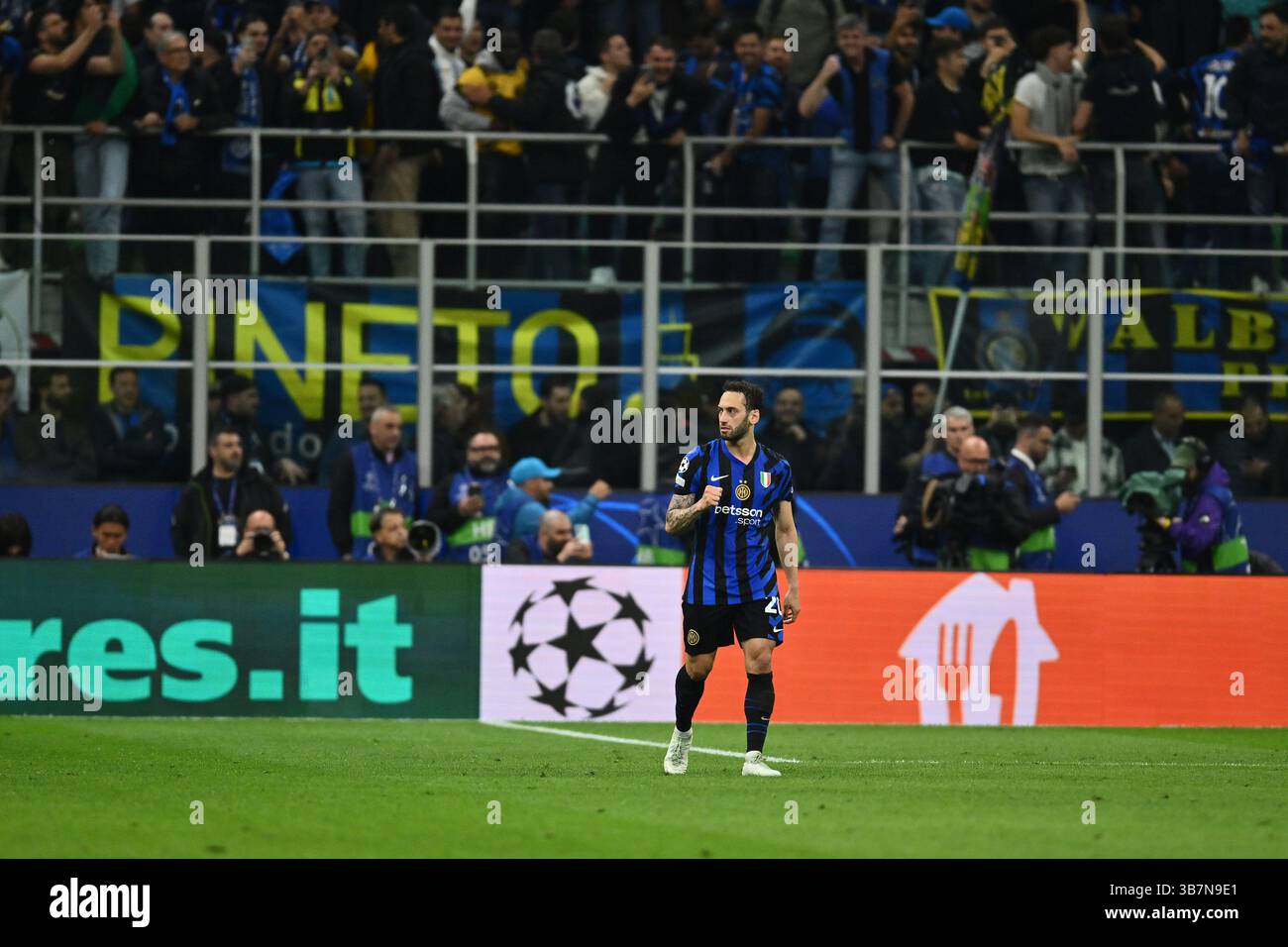 the UEFA Champions League 2024/25 Semi Final Second Leg match between ...