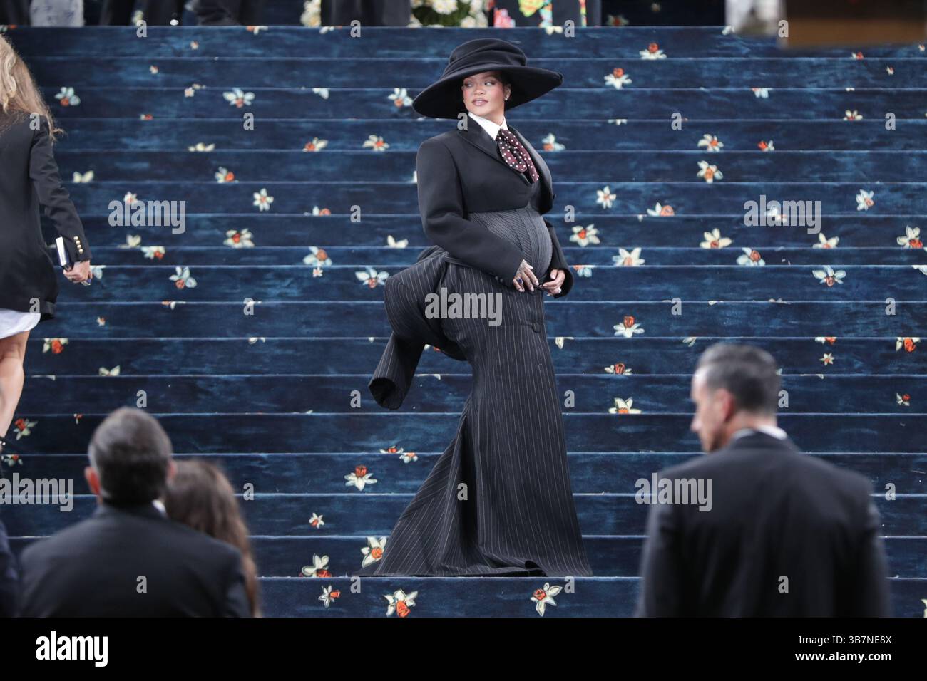 NEW YORK, NEW YORK - MAY 05: The 2025 Met Gala, held at the ...