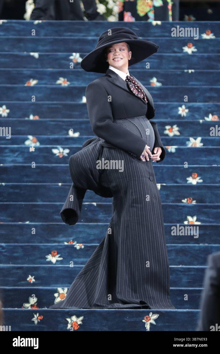 NEW YORK, NEW YORK - MAY 05: The 2025 Met Gala, held at the ...