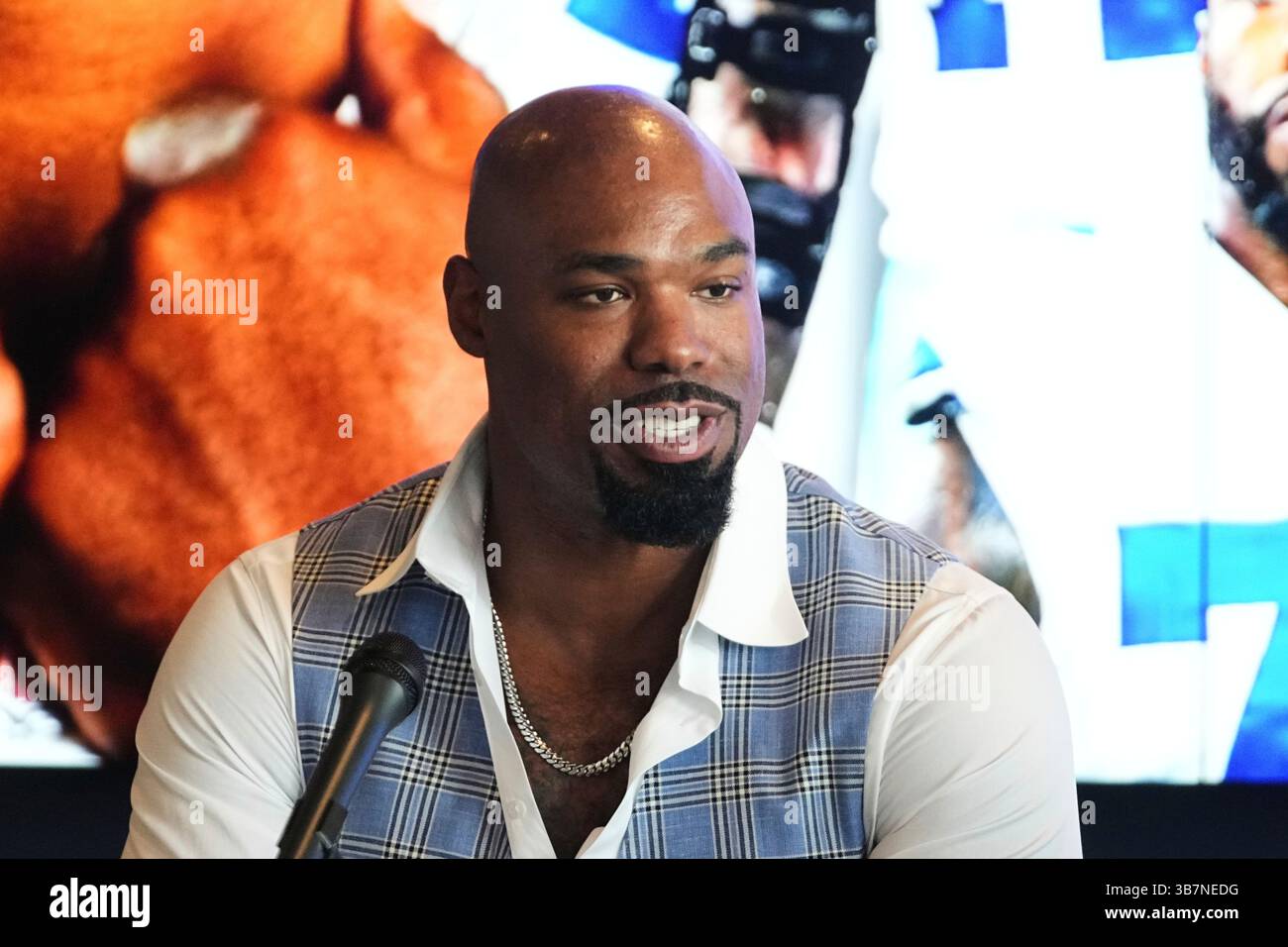 Tyron Smith takes questions after annoucing his retirement from the NFL ...