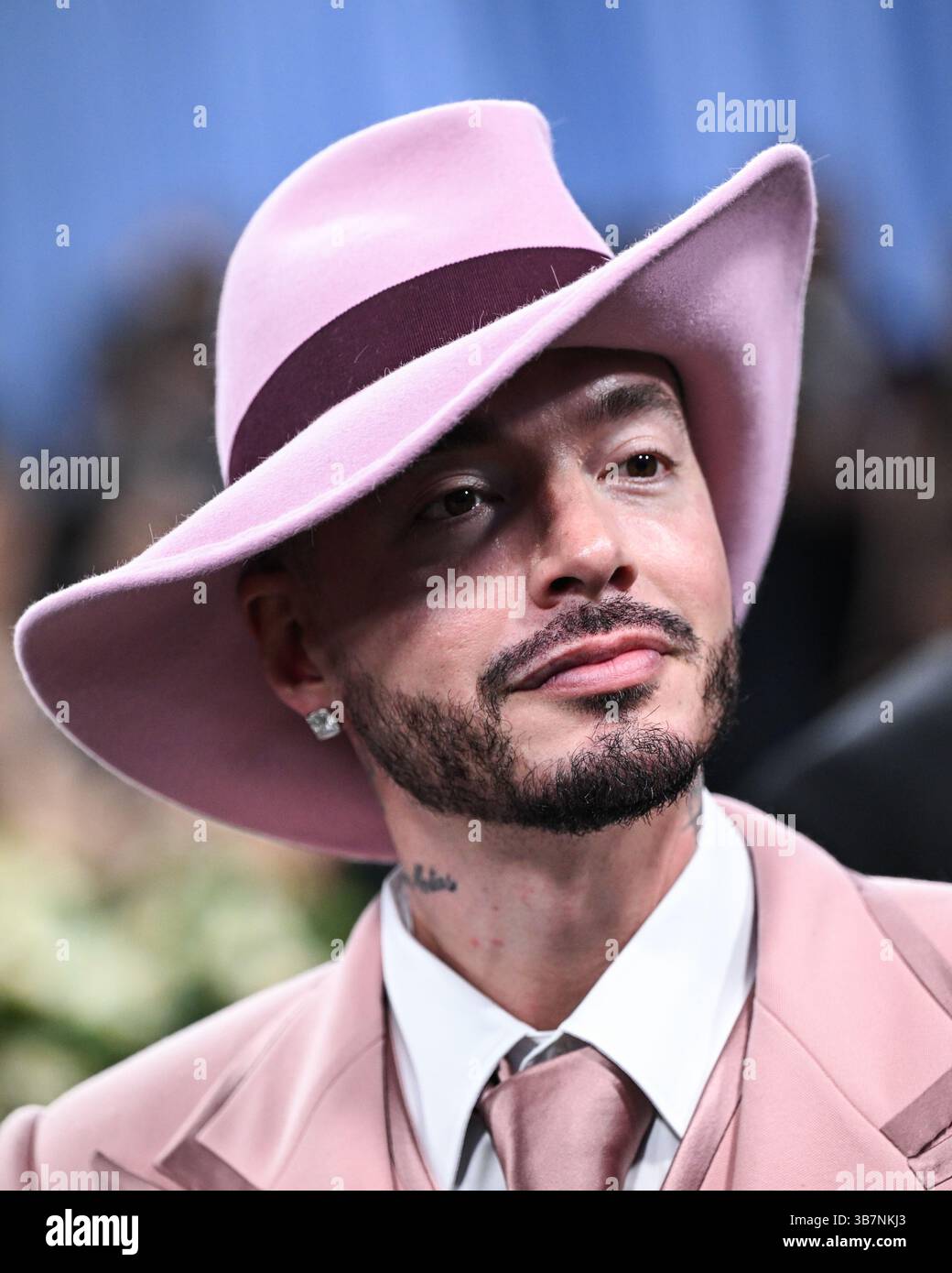 New York, USA. 05th May, 2025. J Balvin walking on the red carpet at ...