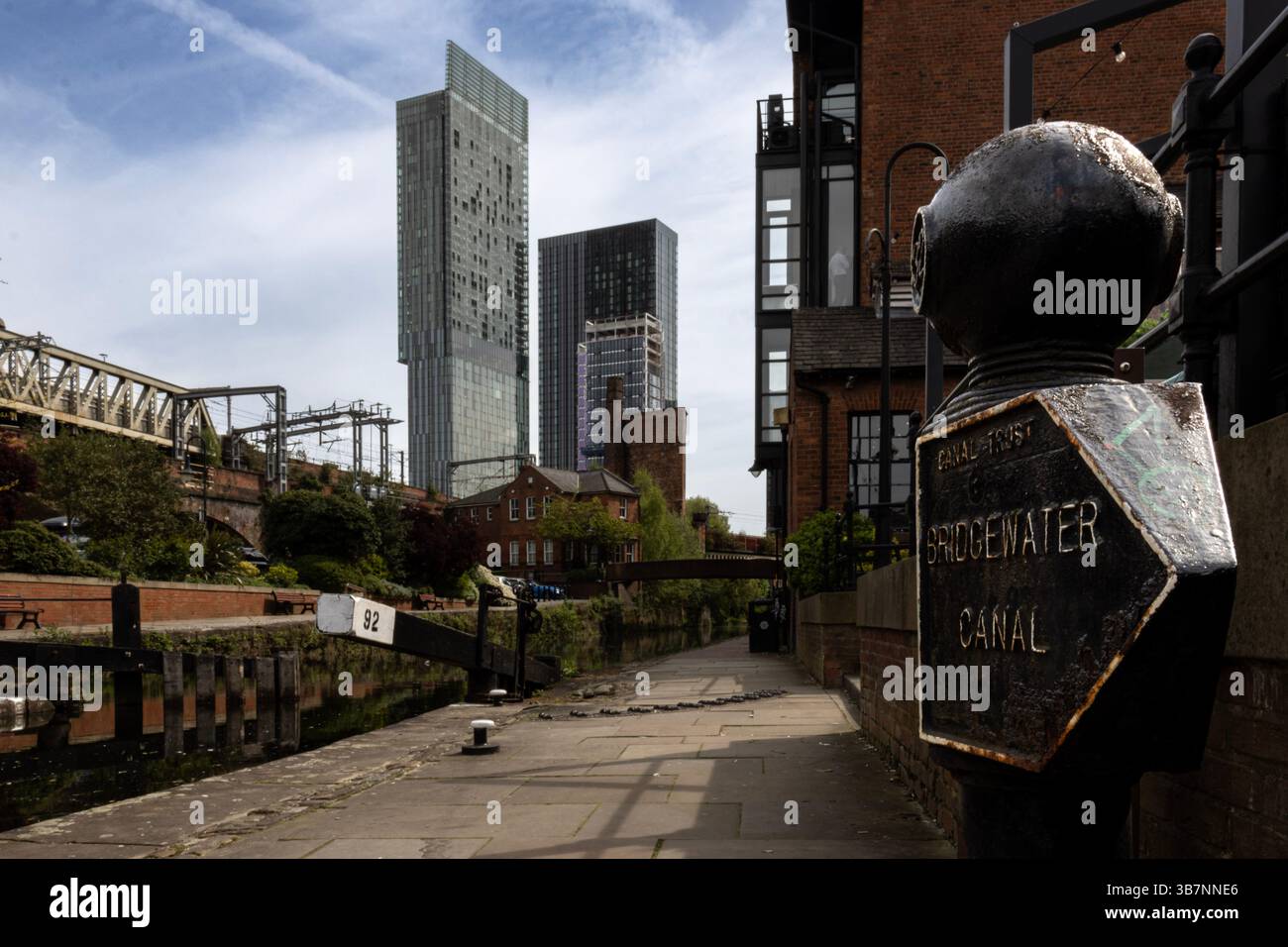 Castlefield rochdale canal hi-res stock photography and images - Alamy