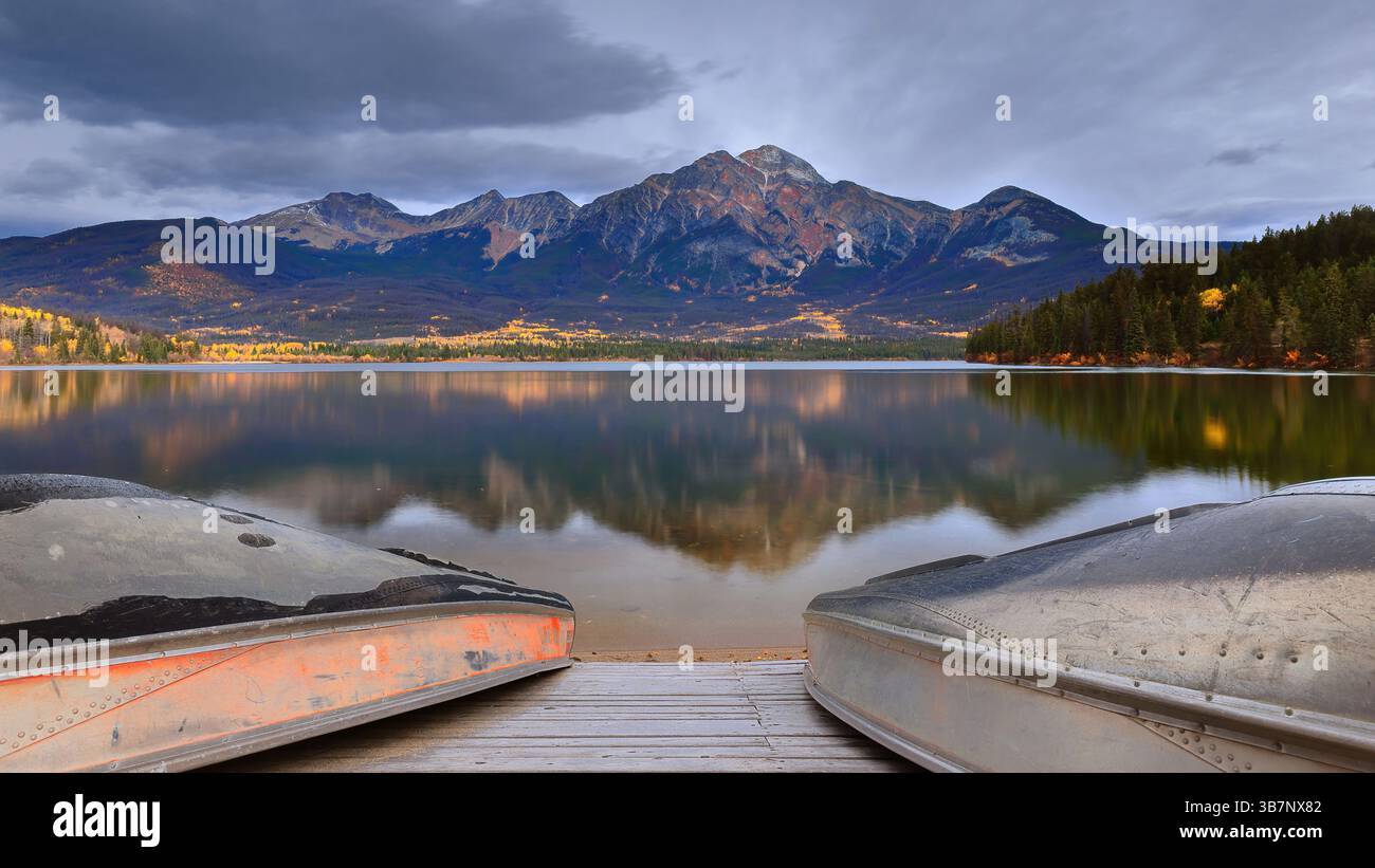 191 Long exposure image at sunrise= Pyramid Lake and peaks Pyramid ...