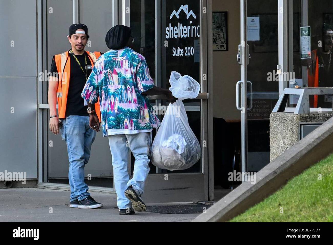 I need shelter hi-res stock photography and images - Alamy