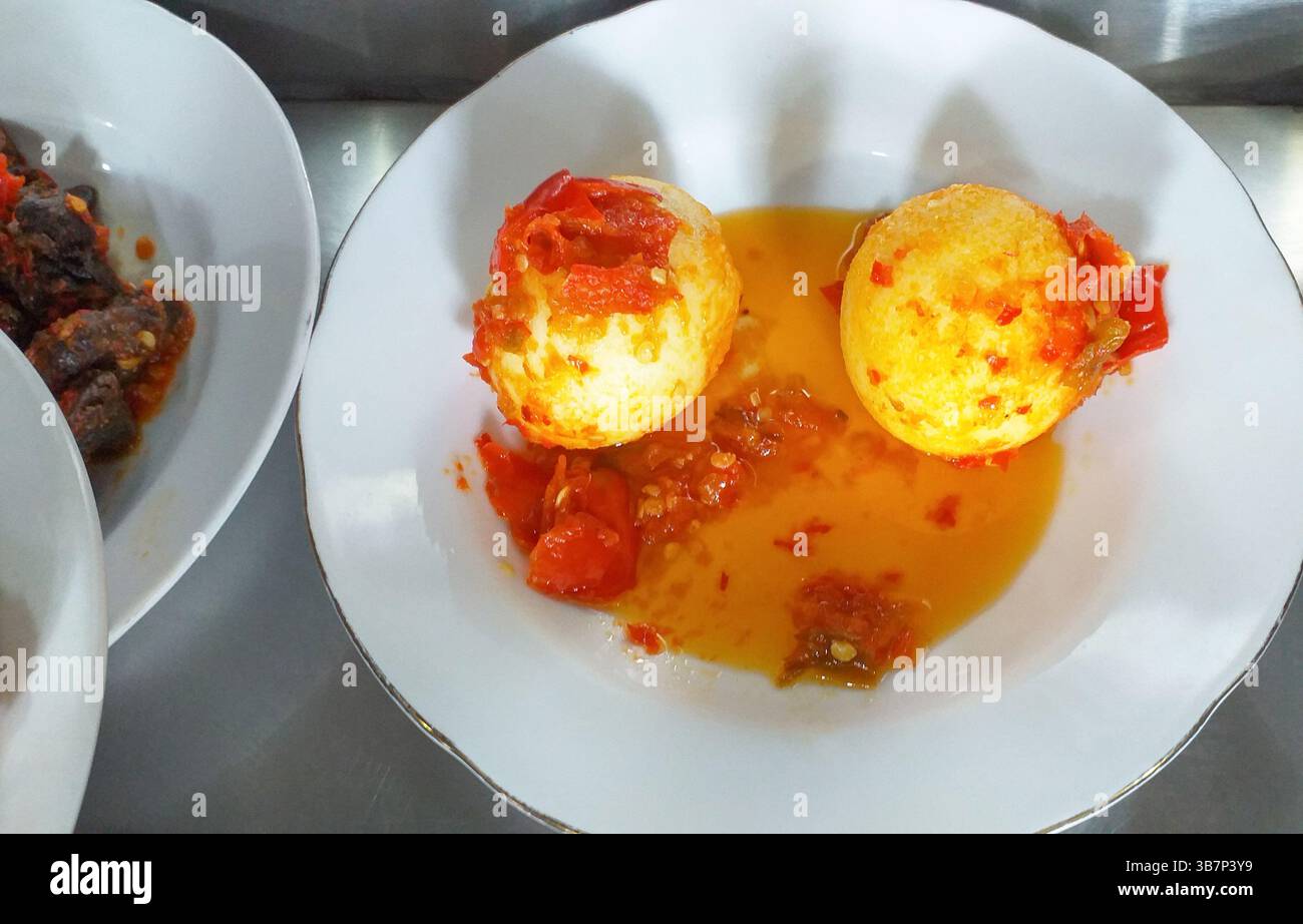 Manangkabau cuisine hi-res stock photography and images - Alamy