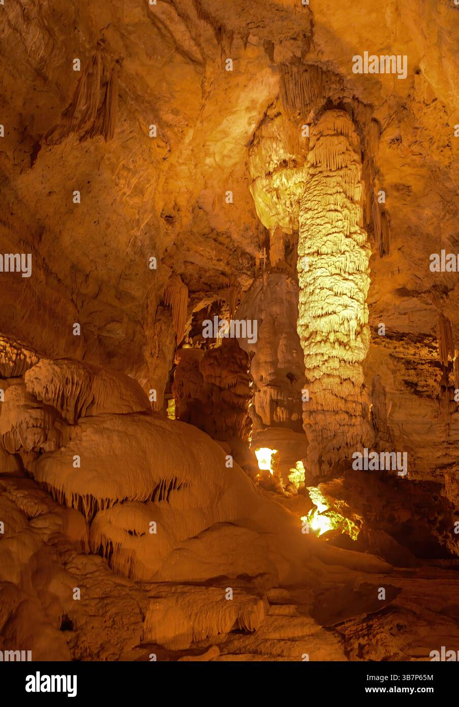 Natural Bridge Caverns in San Antonio Stock Photo - Alamy