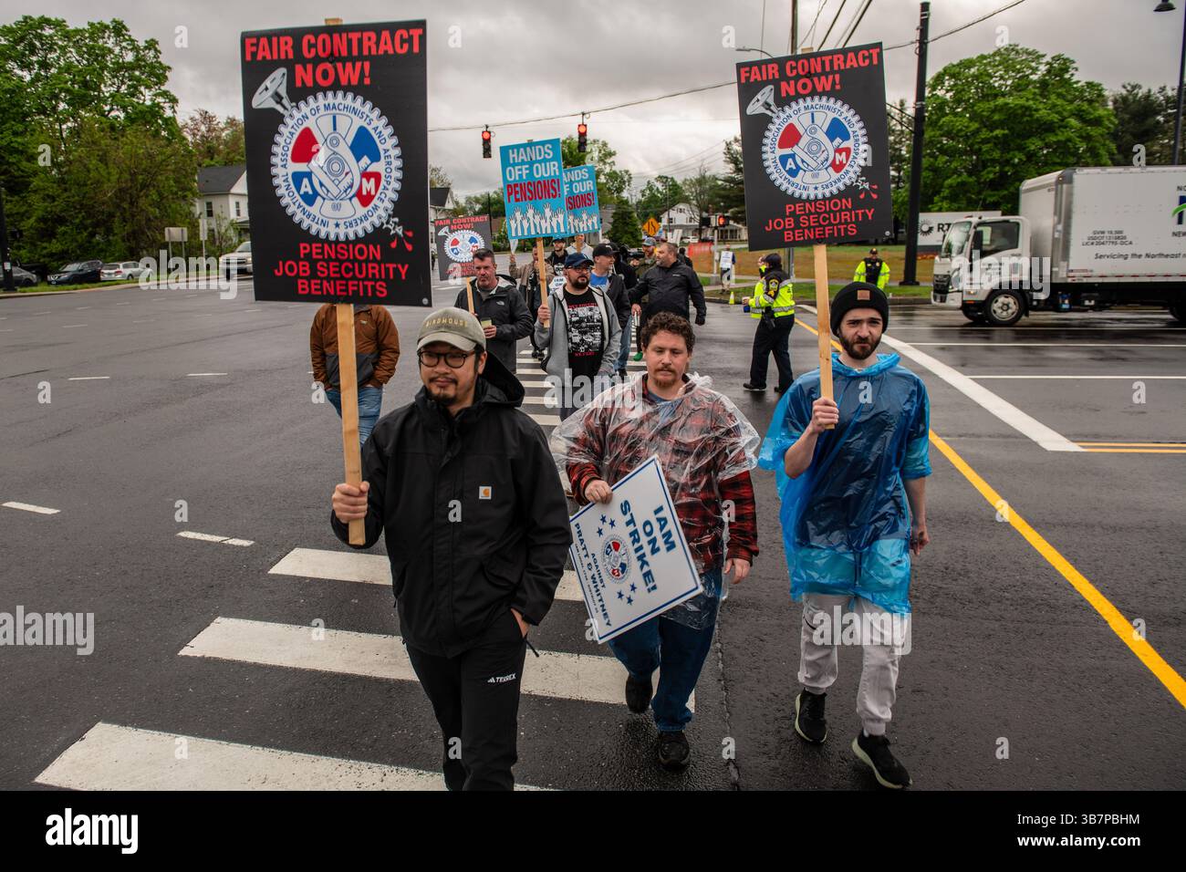 East Hartford, United States. 06th May, 2025. Machinist union workers ...