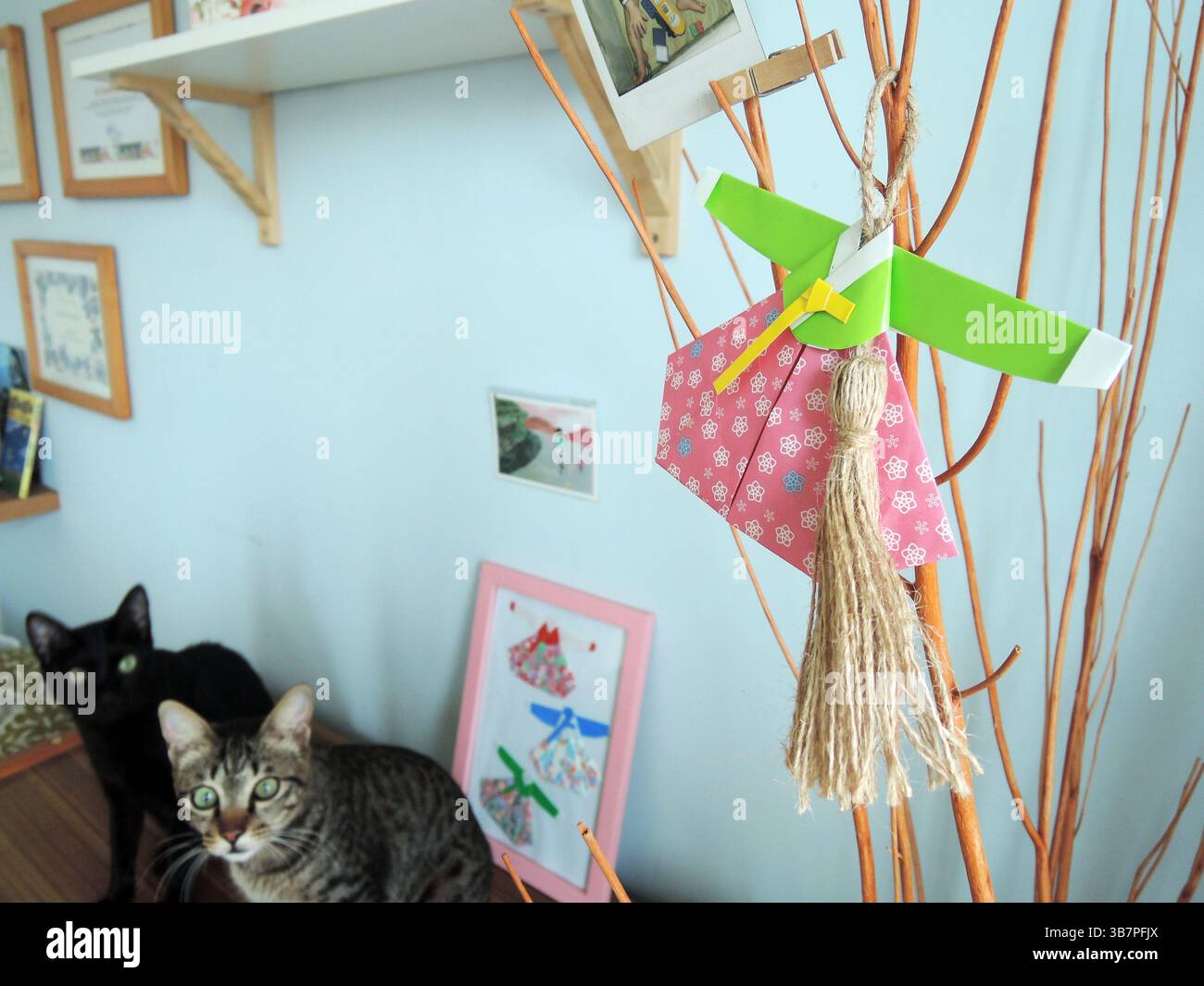 Hanbok origami craft, handcrafted hanbok craft using Japanese origami ...