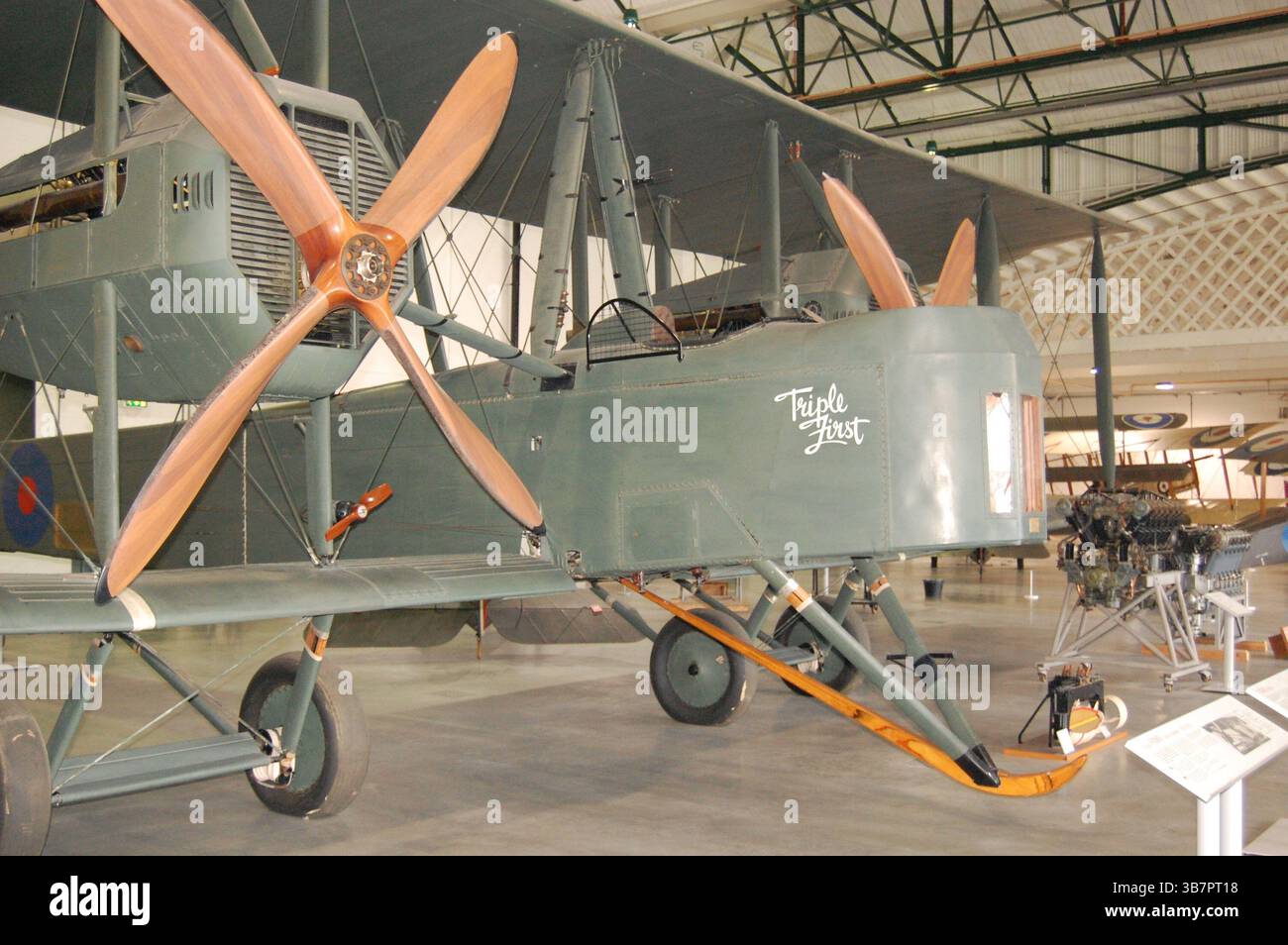 WW1 Vickers Vimy bomber replica, now stored Stock Photo - Alamy