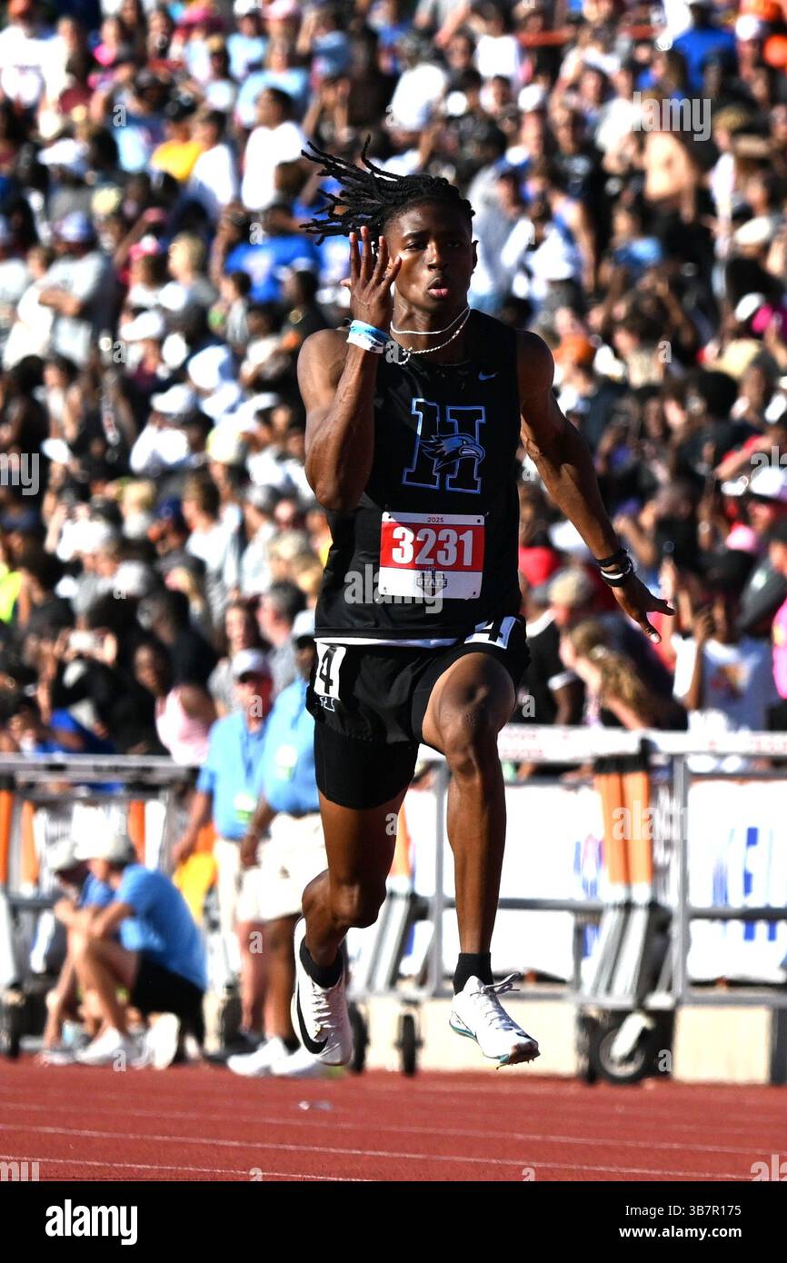 Tate Taylor of Northside Harlan wins the 6A 100m in 9.92 during the UIL ...