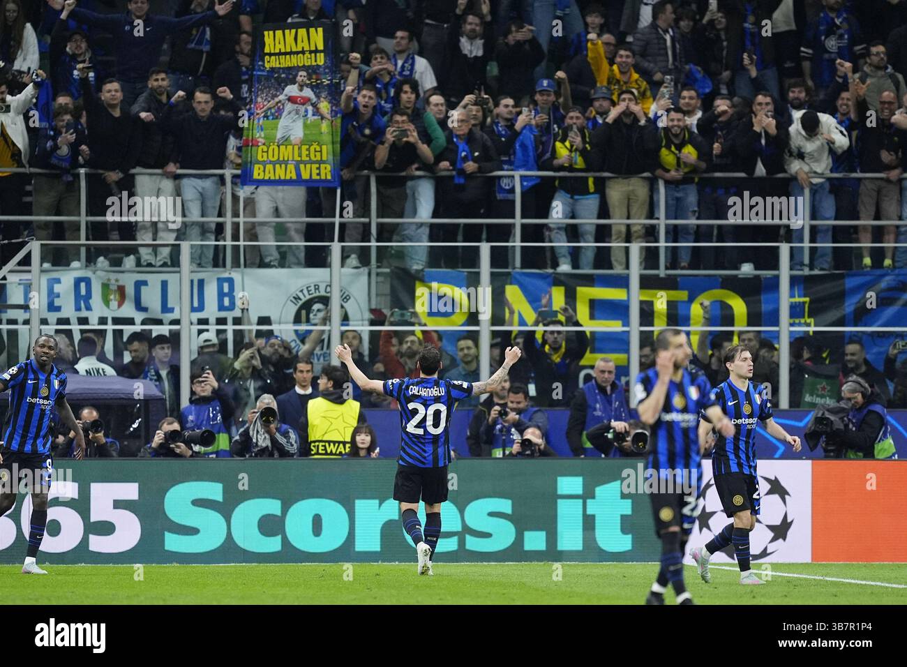 Hakan Calhanoglu of Inter celebrates his goal 2-0 during the UEFA ...