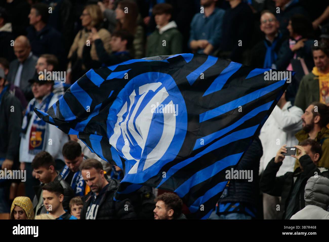 Choreography of inter fans hi-res stock photography and images - Alamy