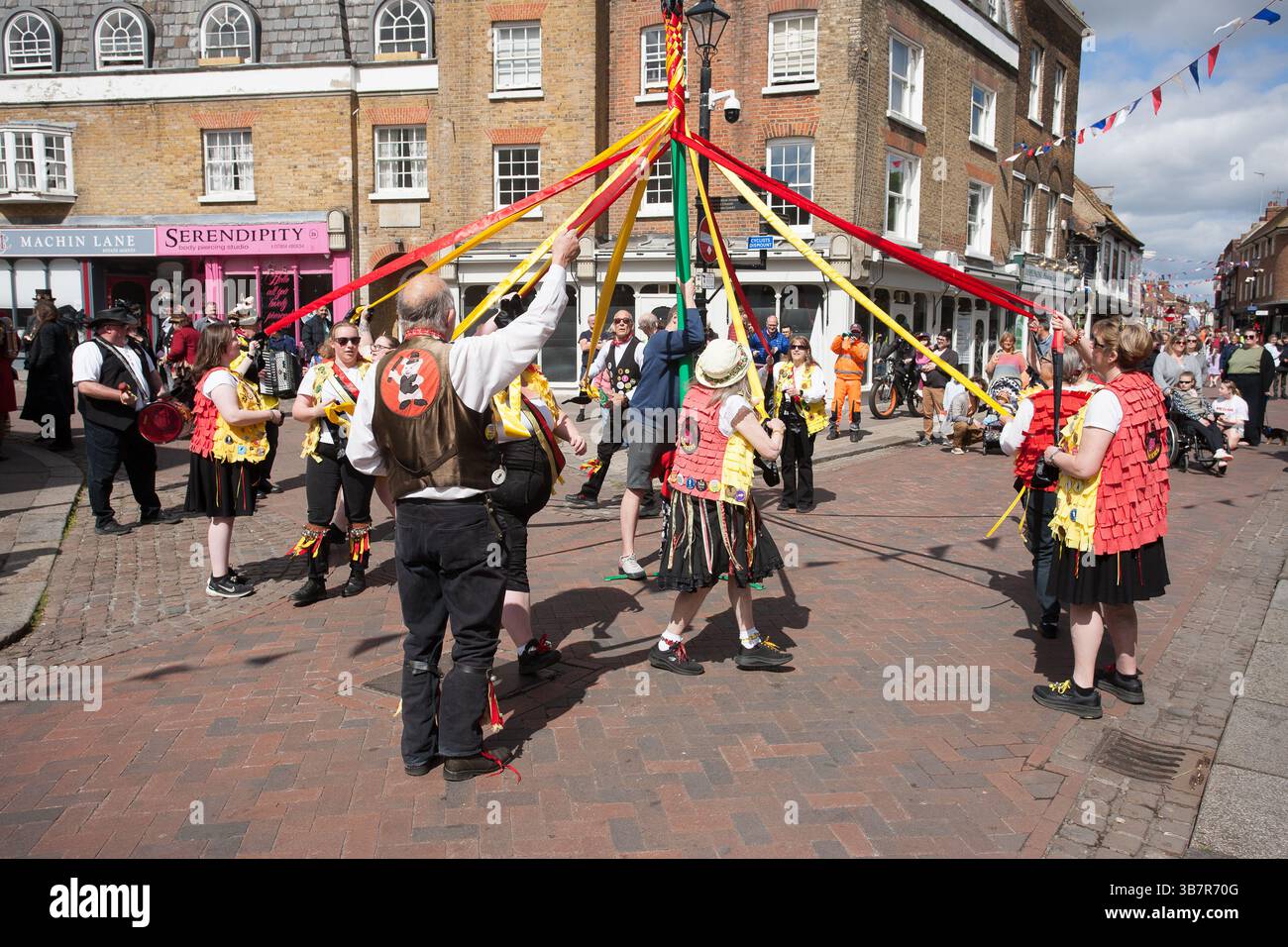 Pole dancers hi-res stock photography and images - Alamy