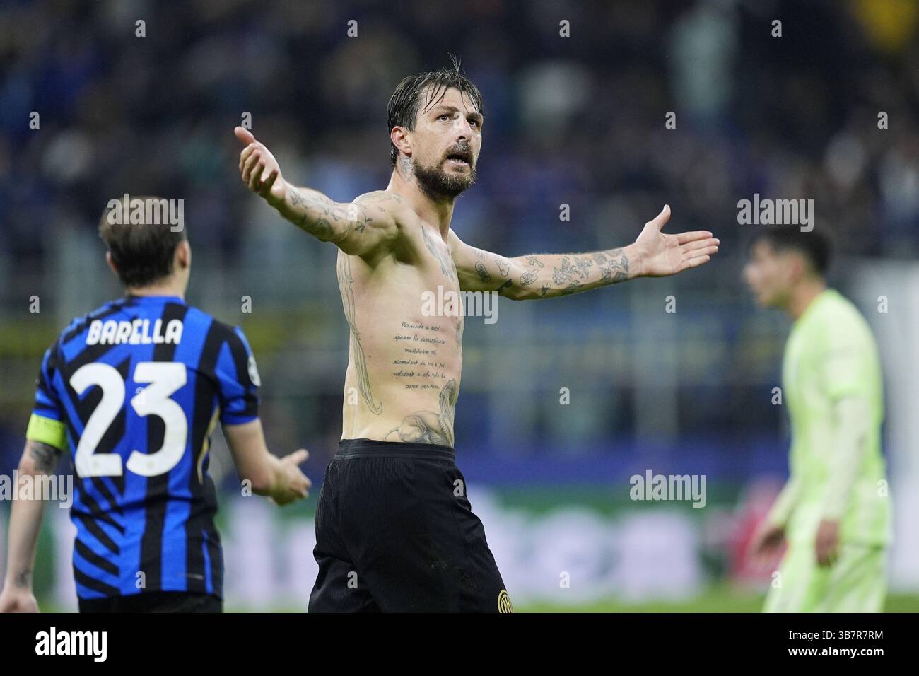 Francesco Acerbi of Inter celebrates his goal 3-3 during the UEFA ...