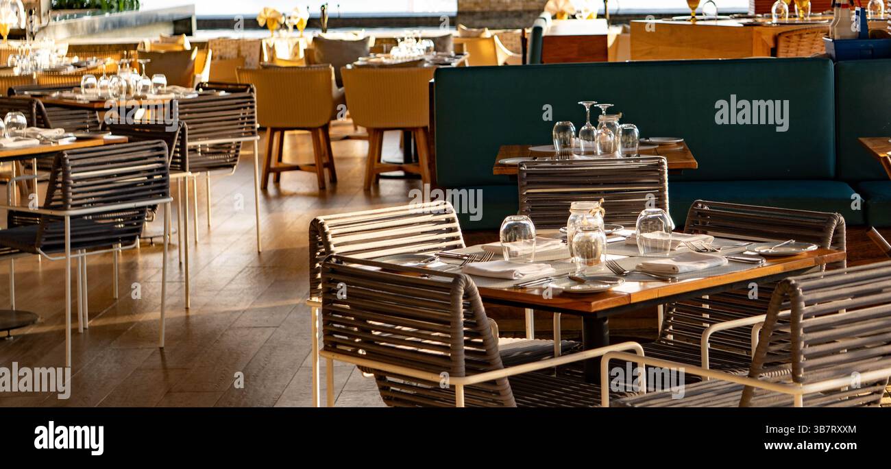 Cozy restaurant environment hi-res stock photography and images - Alamy